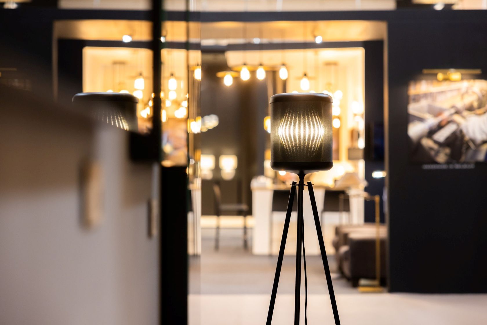 AMBILOOM® 250 LED floor lamp with tripod By ETTLIN LUX®
