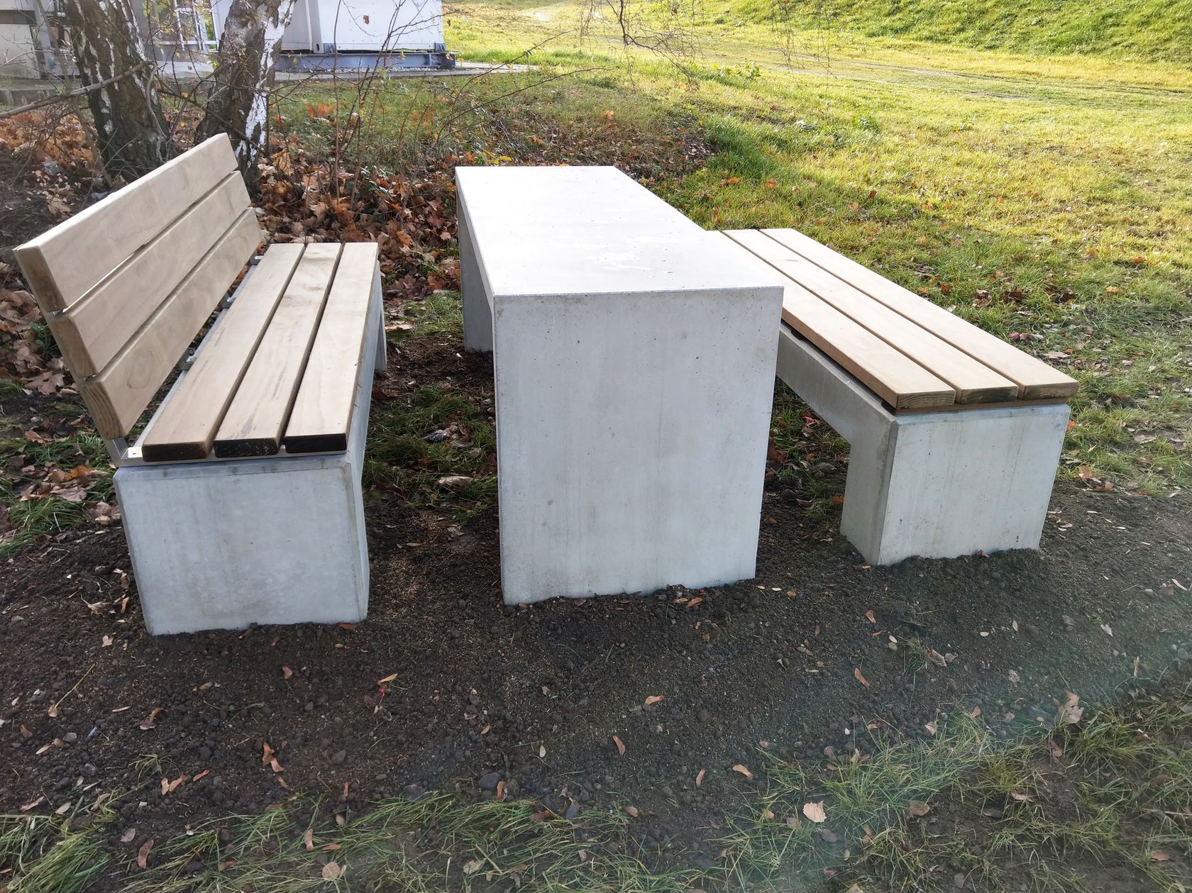 ANGULUS TABULA table By CO33