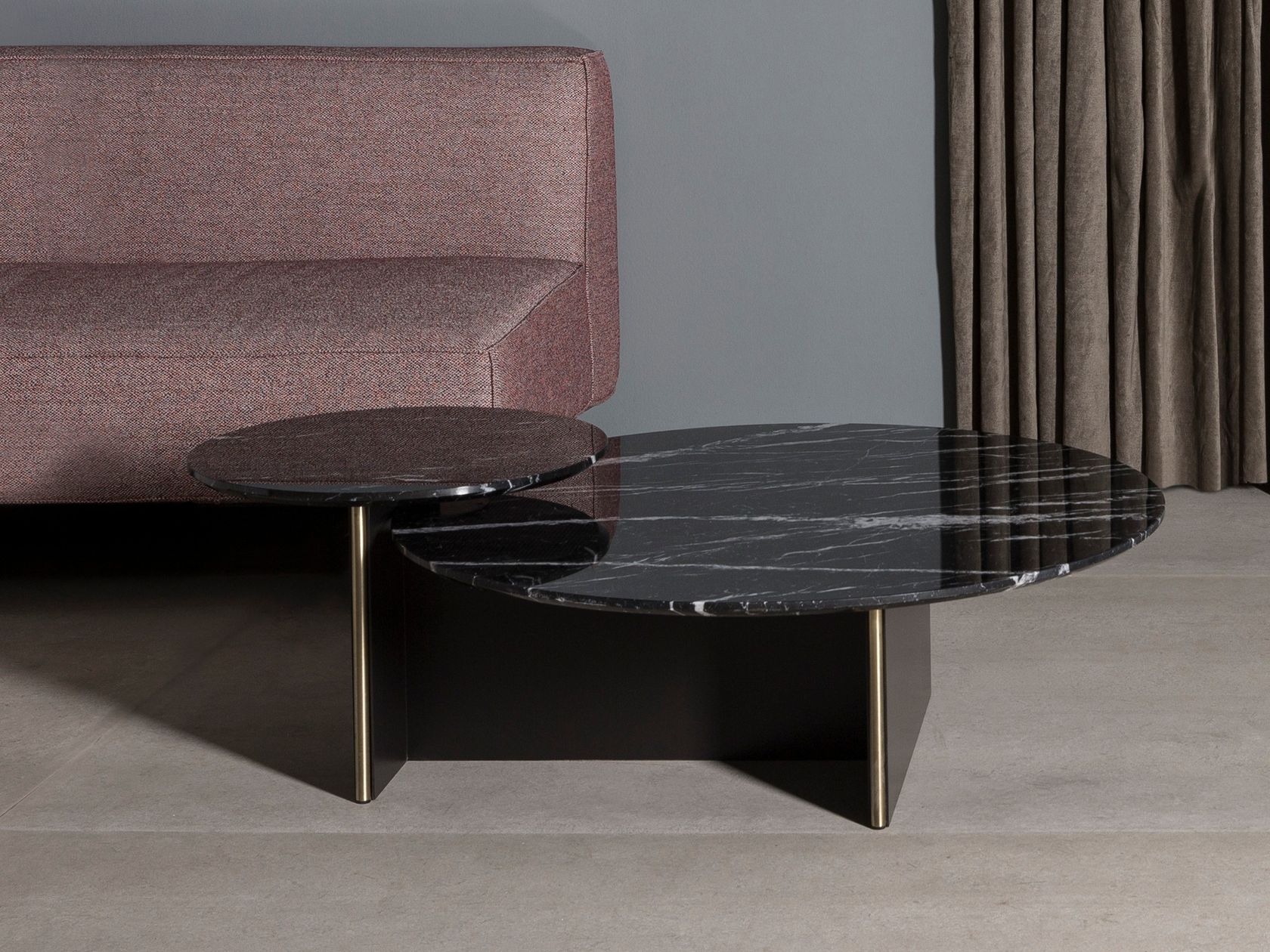 ANT Round marble coffee table with metal base By Kendo Mobiliario ...