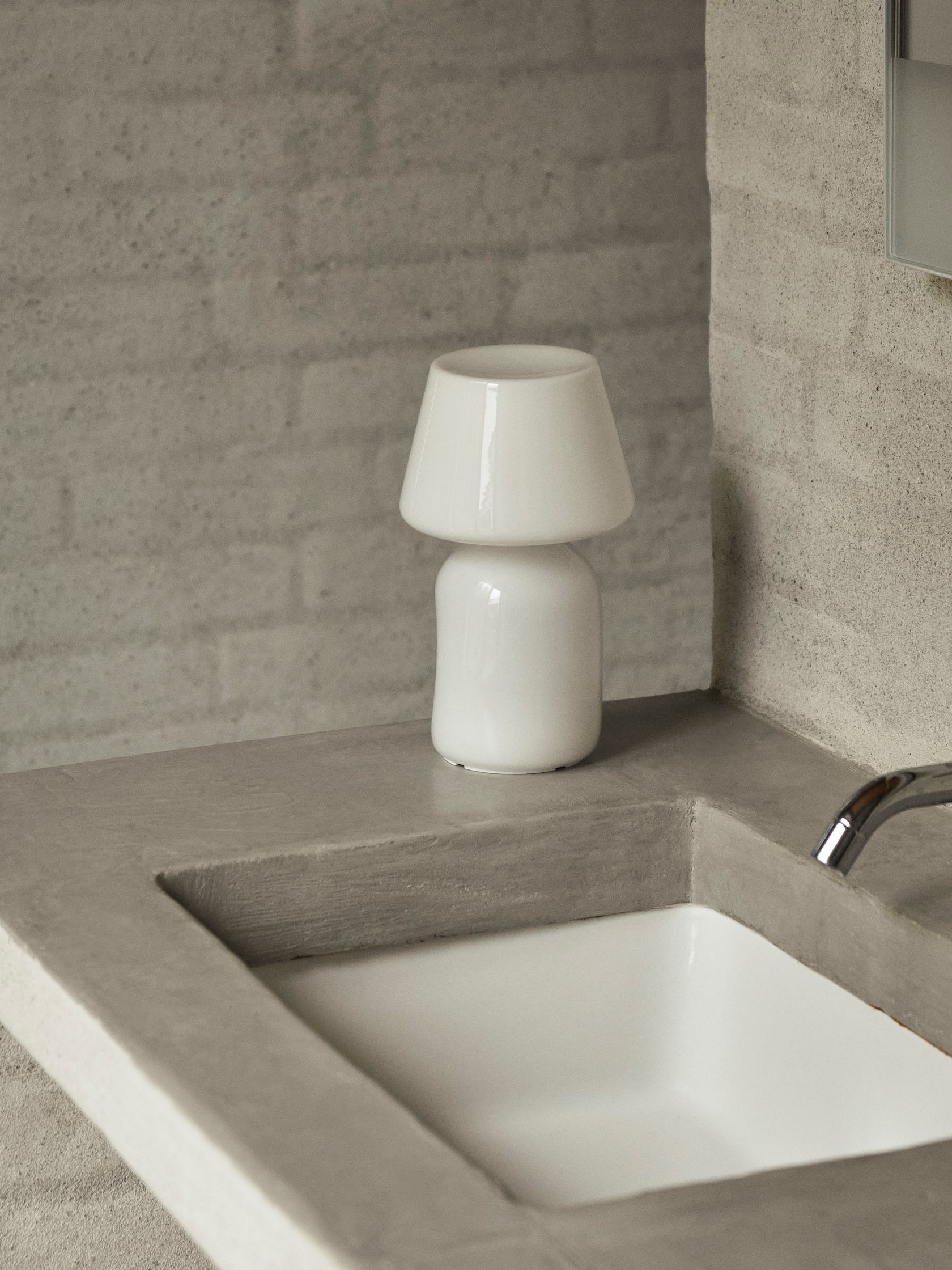 APOLLO PORTABLE LAMP Table lamp By Hay | design STUDIO 0405