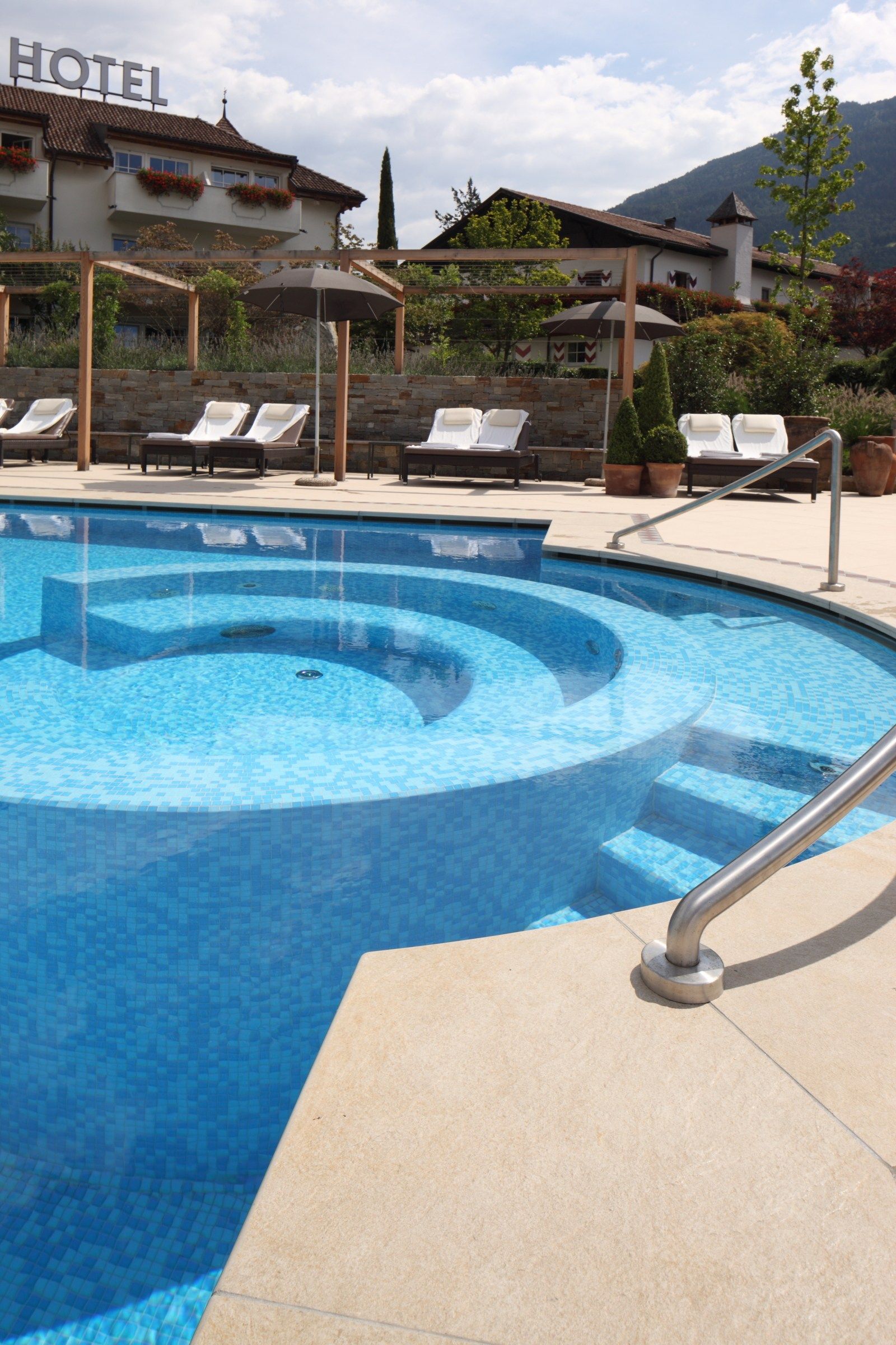 AQUÆ | Porcelain stoneware Pool edging Anti-slip porcelain stoneware ...