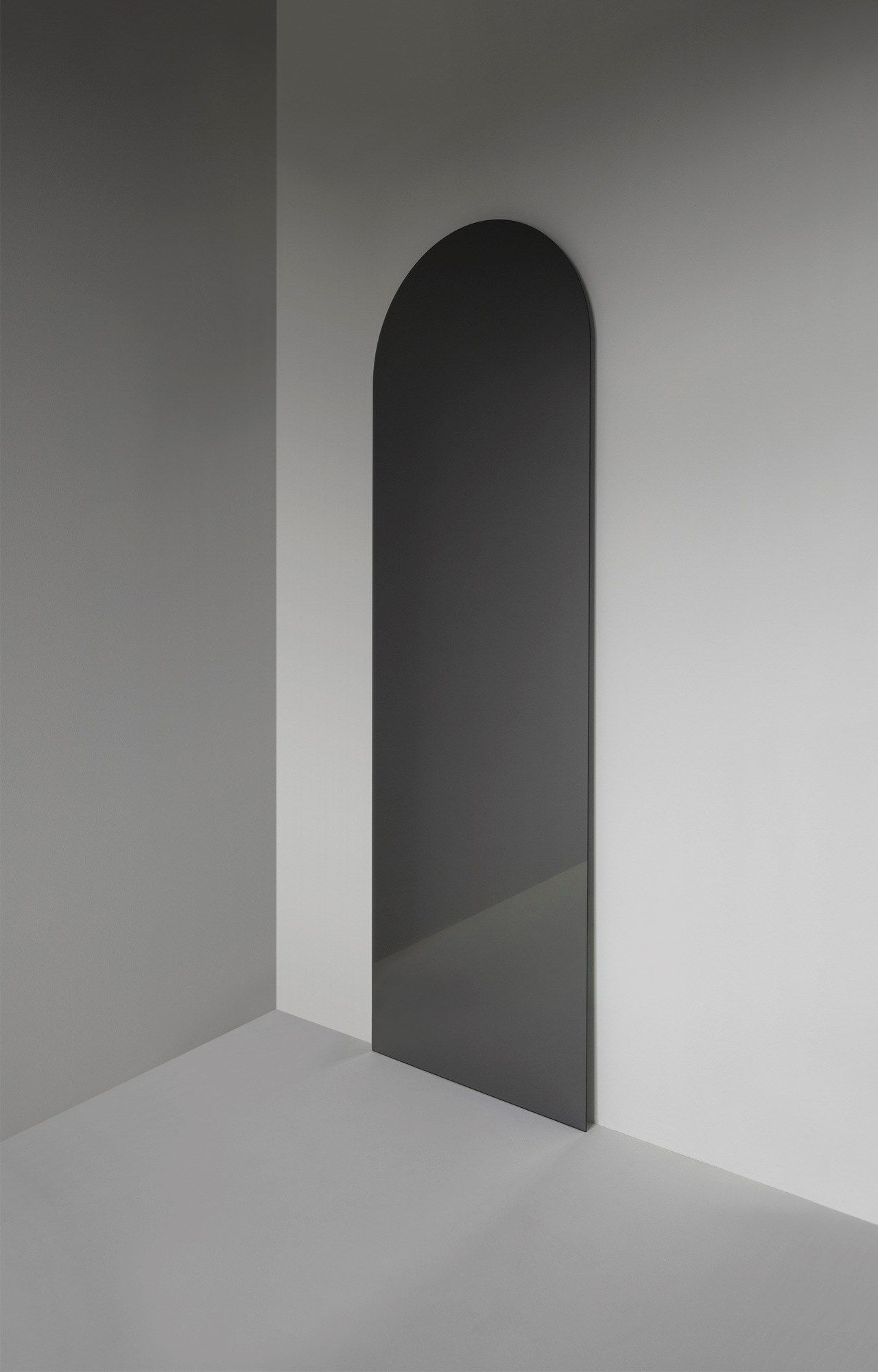 ARC mirror By Friends & Founders design Ida Linea Hildebrand