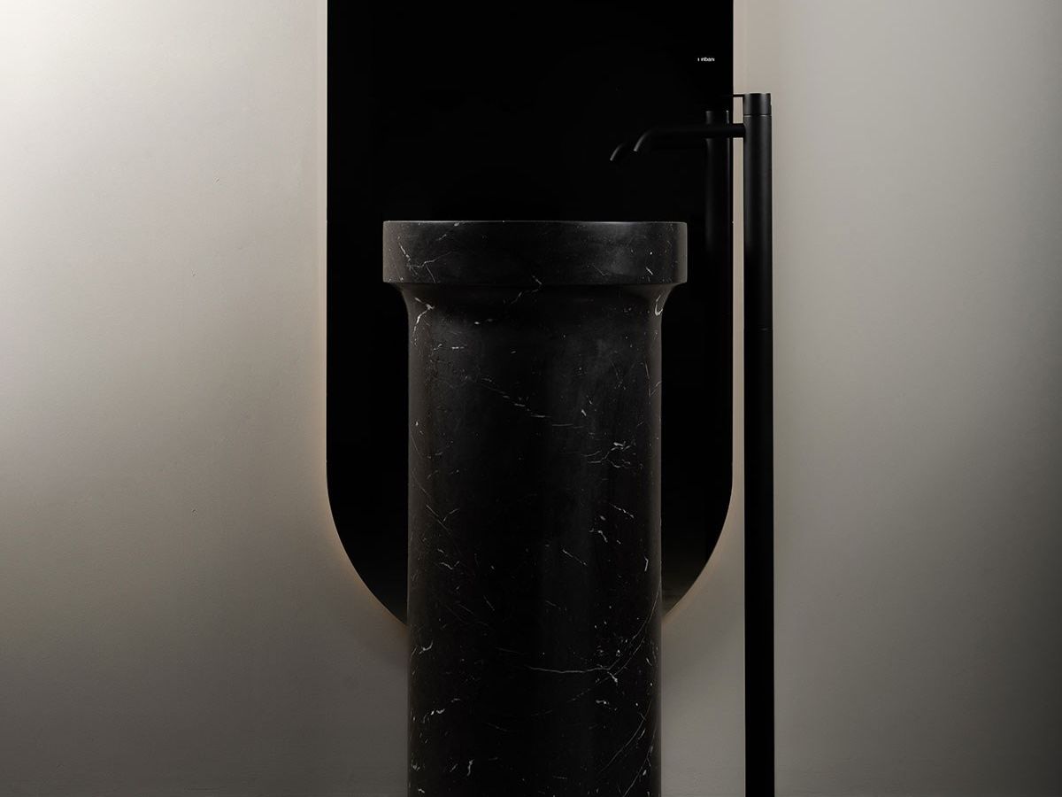 ARC Freestanding round Nero Marquina marble washbasin By INBANI ...