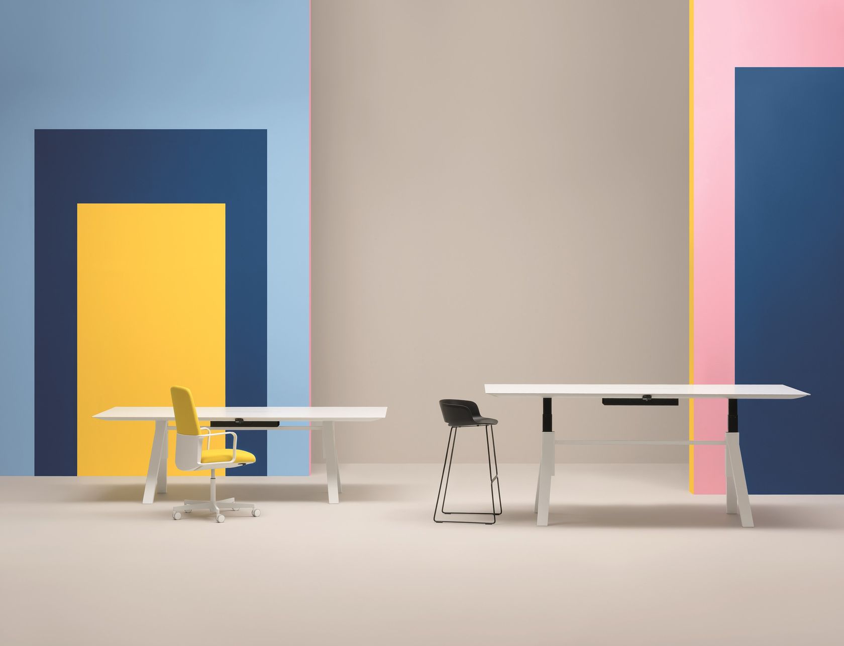 ARKI-TABLE ADJUSTABLE Height-adjustable office desk By Pedrali