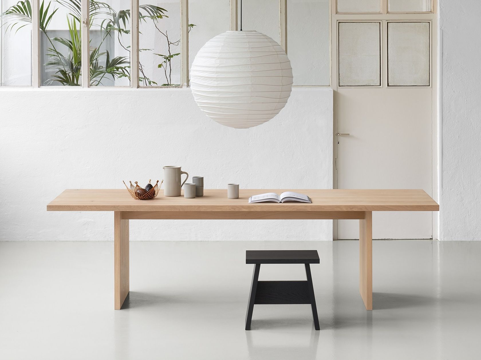 ASHIDA Rectangular solid wood table By e15