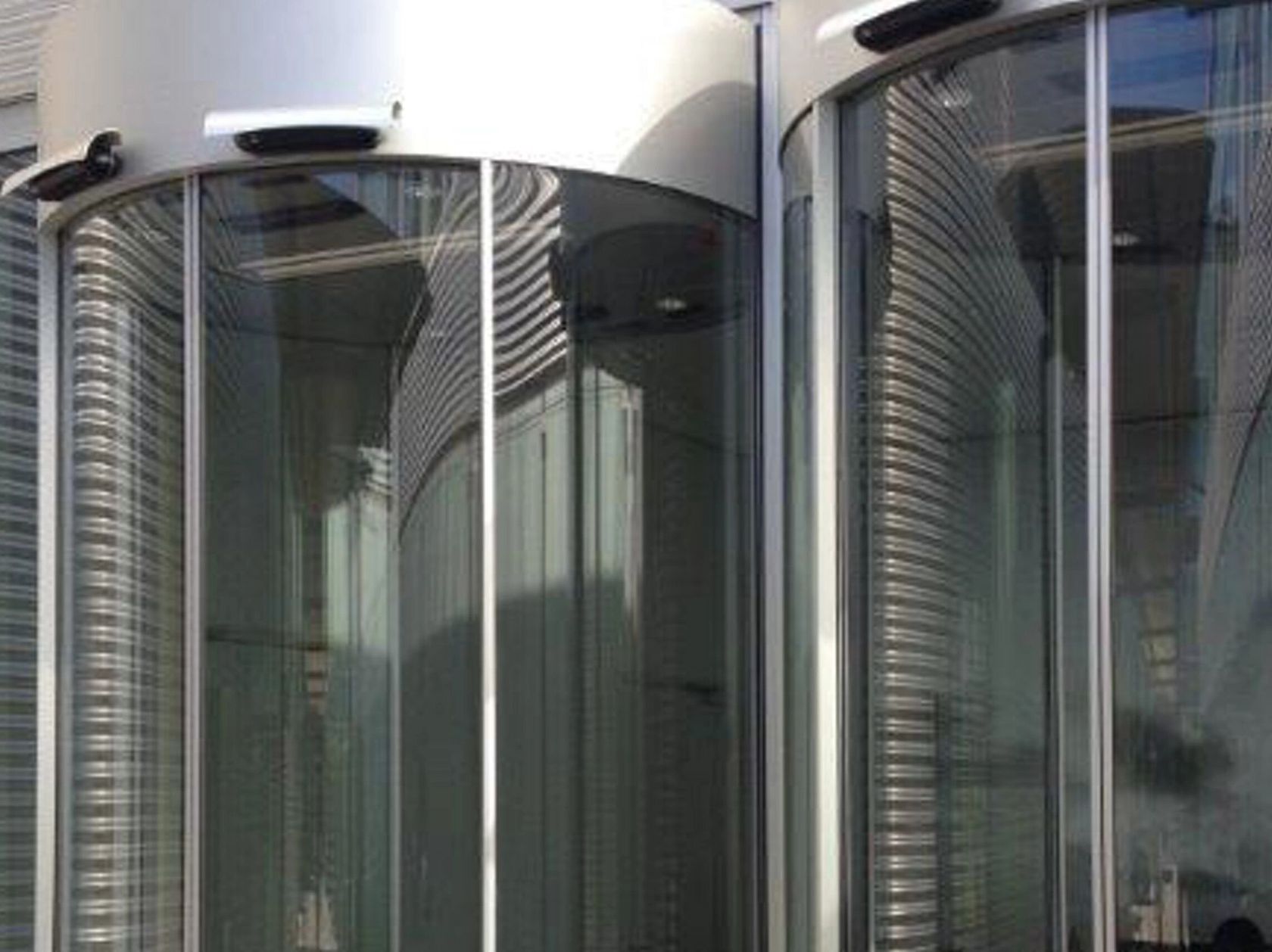 ASSA ABLOY Entrance Systems: Automatische eingangstüren | Archiproducts