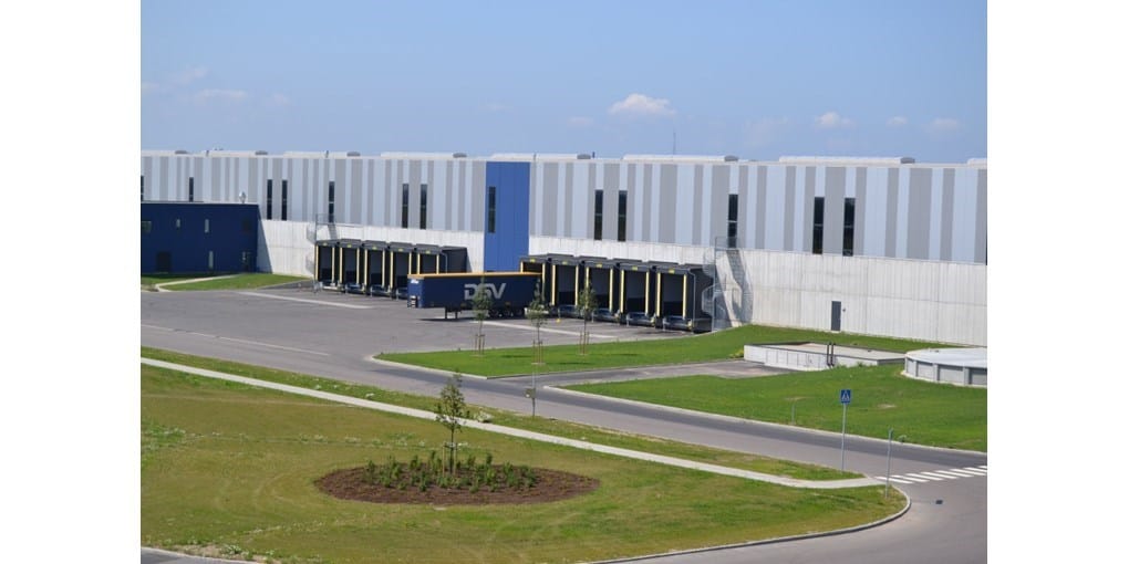 ASSA ABLOY LOADHOUSE Loading dock By ASSA ABLOY Entrance Systems