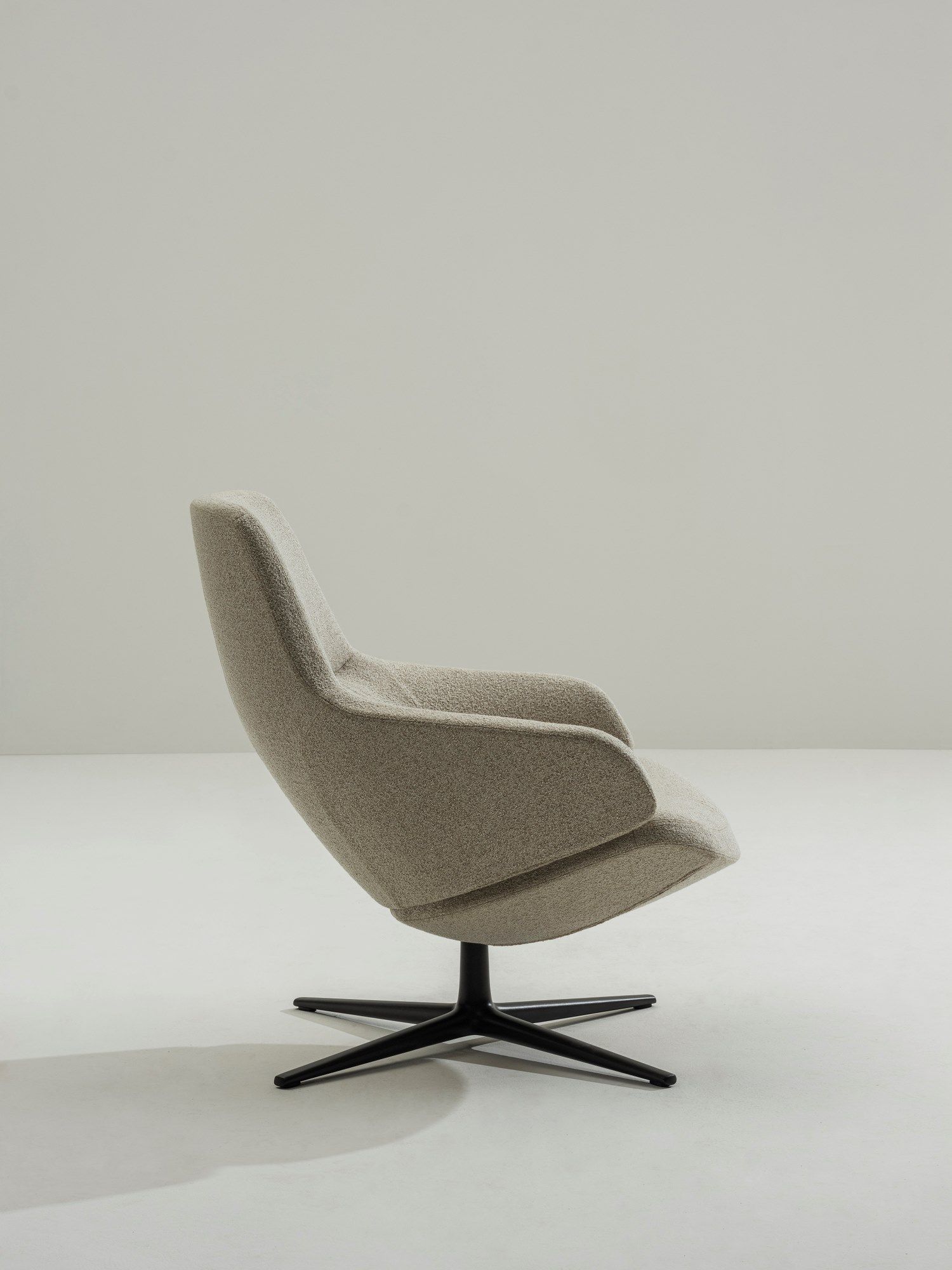ASTON CLUB Fabric armchair with 4-spoke base with armrests By Arper ...