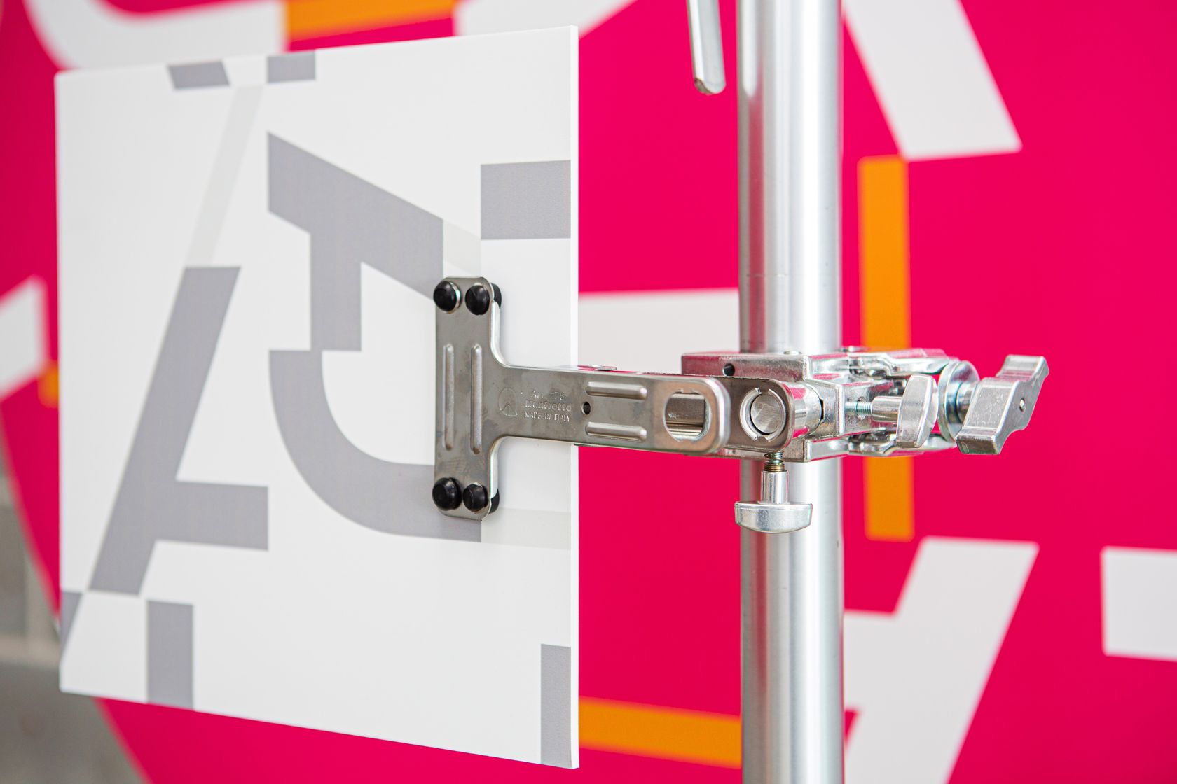 AUTOPOLE Modular retail display unit By ALU