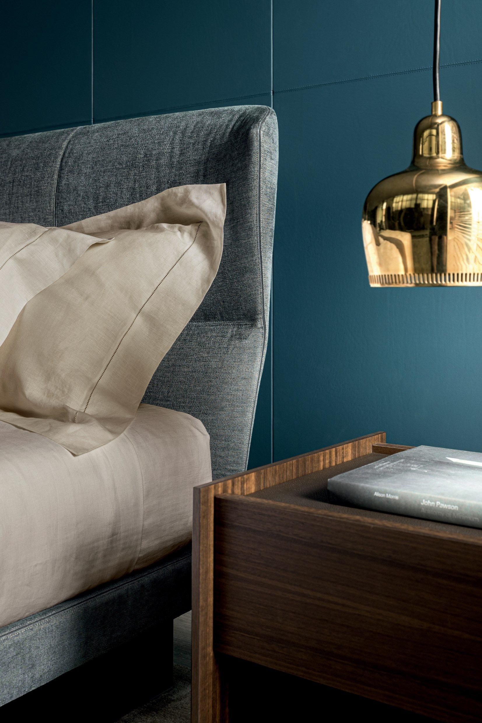 AZUL Fabric double bed By Molteni & C. | design Nicola Gallizia