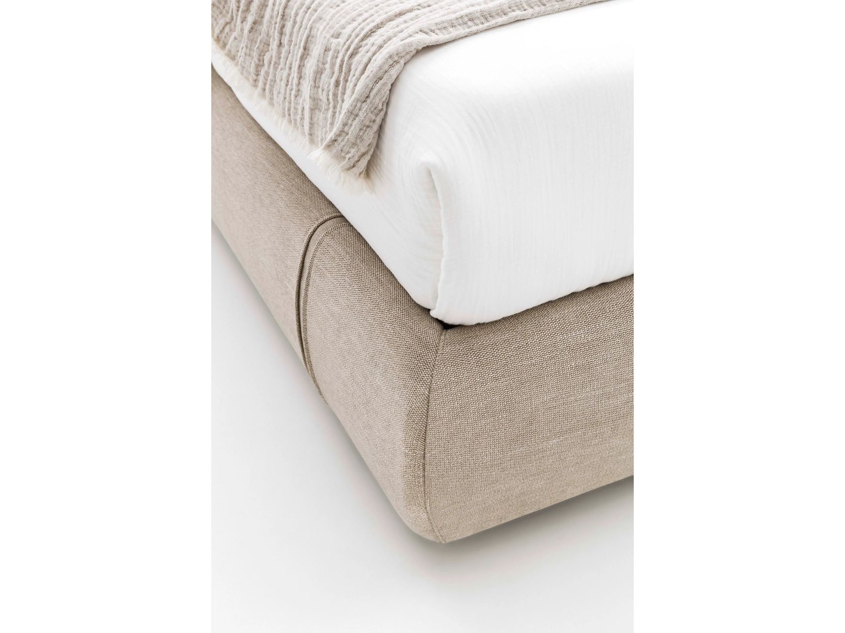 ARTUR Bed By Alf DaFrè