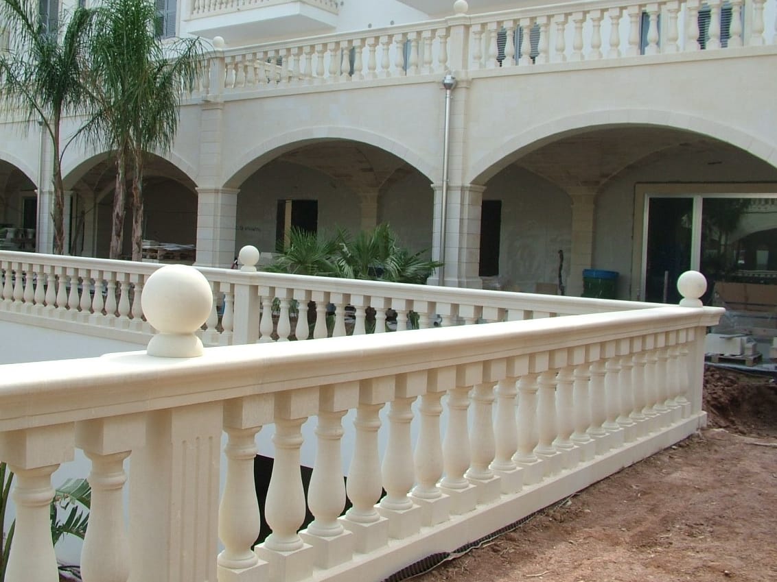 B05 | Lecce stone Railing By PIMAR