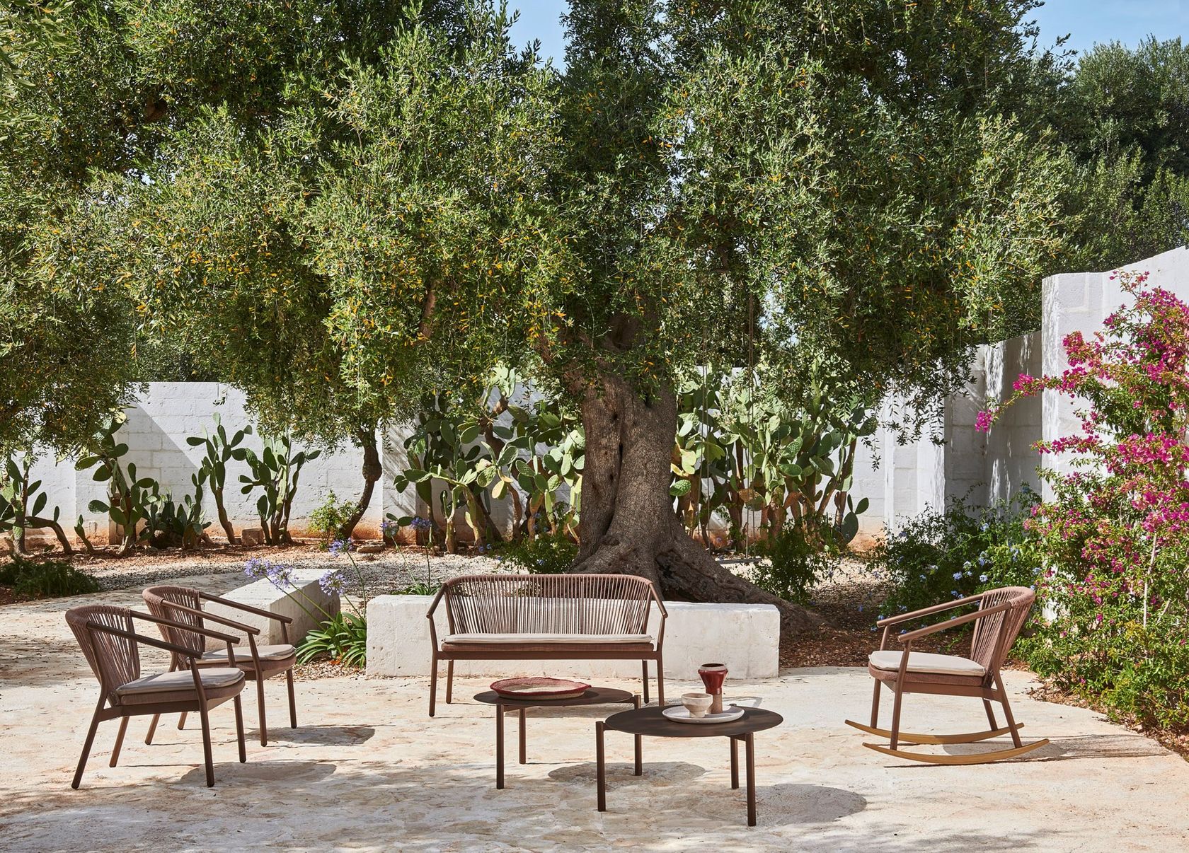 BAHIA | Coffee table By Varaschin design Calvi Brambilla