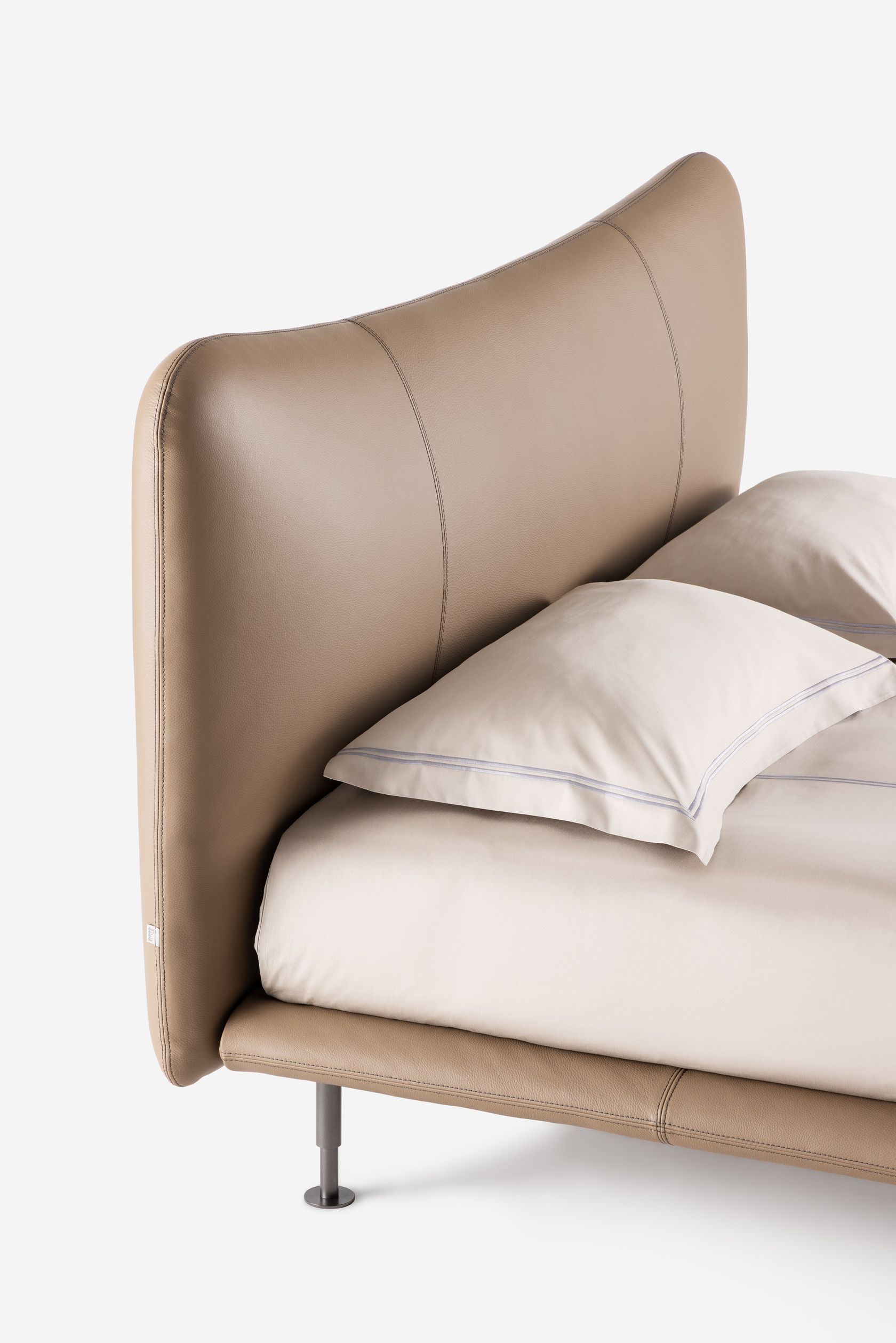 BAIA Bed By Flou | design Emanuela Garbin