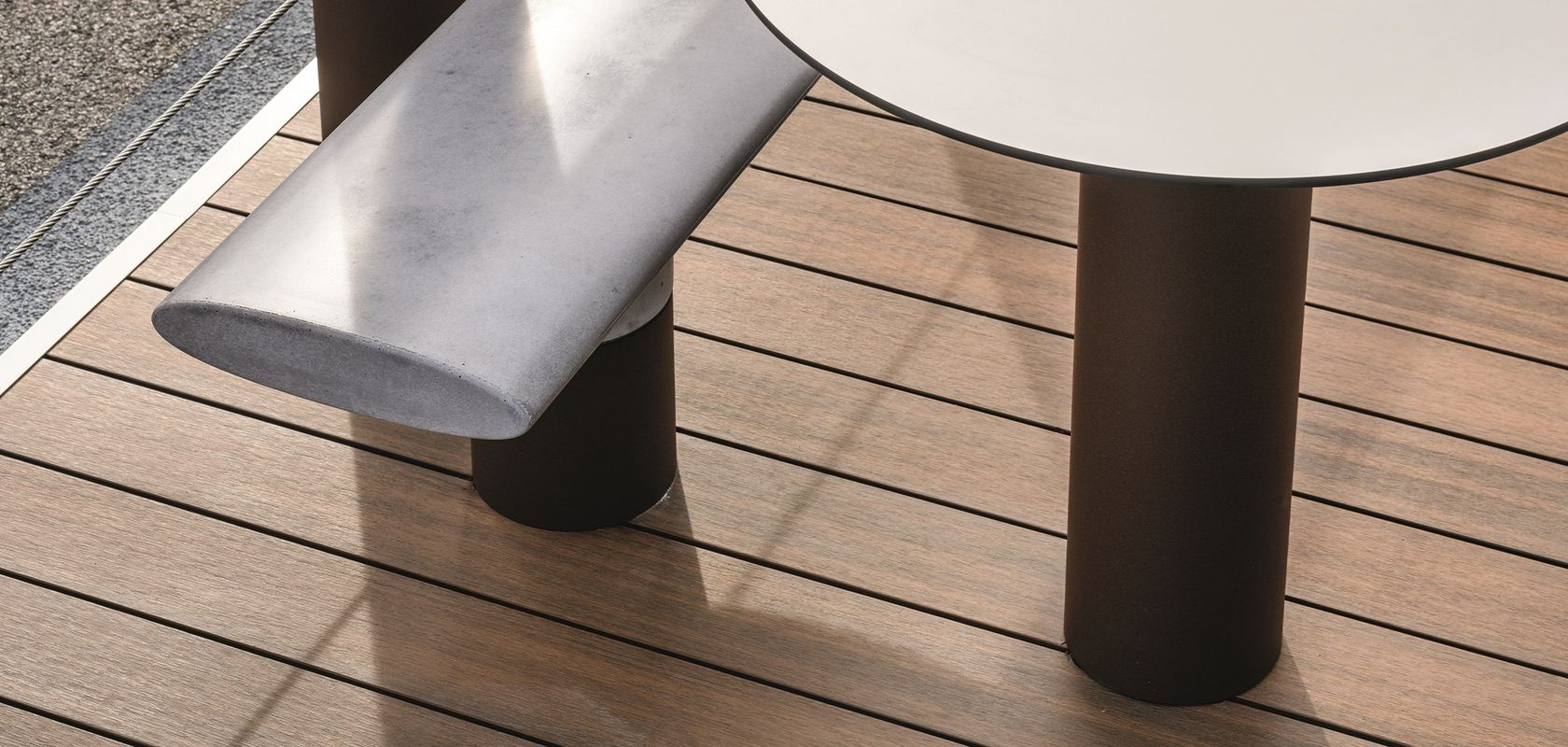 BAIA - PARKLET F Steel table for public areas with integrated seats By ...