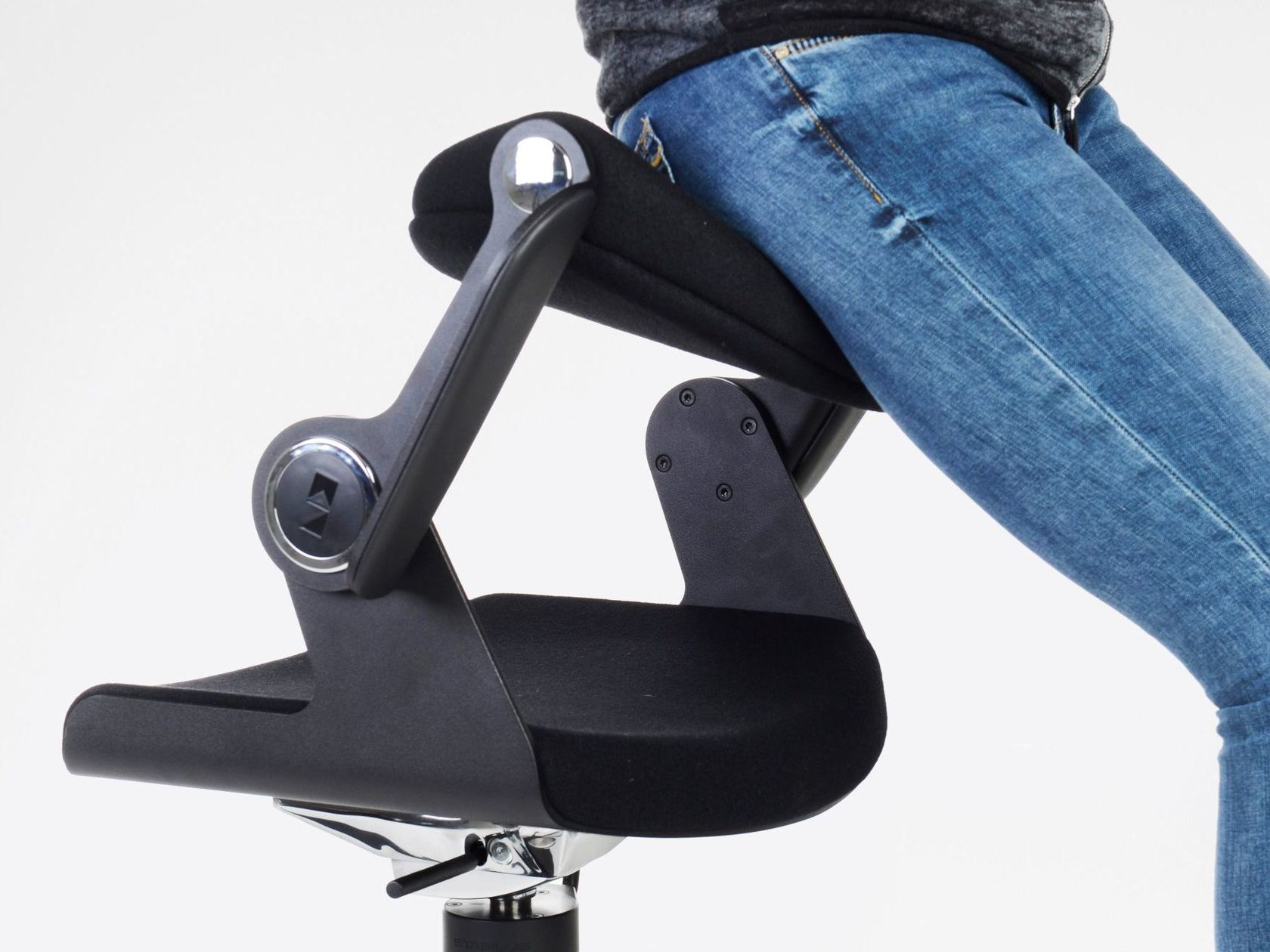 BALANCE.CHAIR Ergonomic swivel office chair with 5-Spoke base By König ...