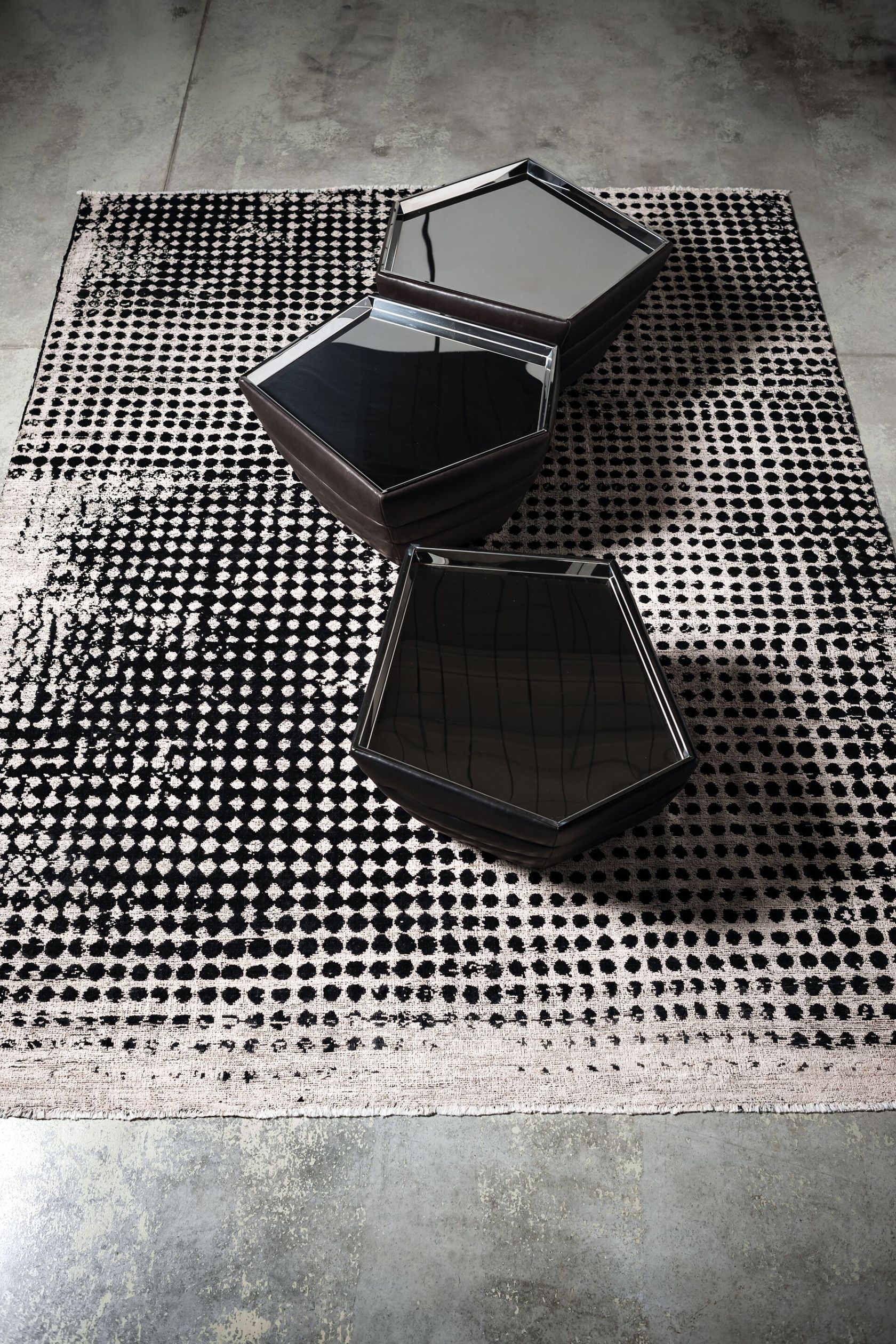 SCARLET POIS Rug By Baxter | design Draga & Aurel