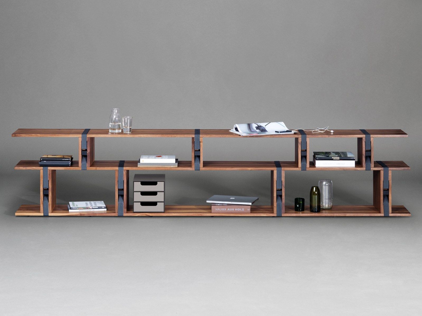 Open sectional wooden bookcase BB21 STRAP By JANUA design Bernd Benninghoff