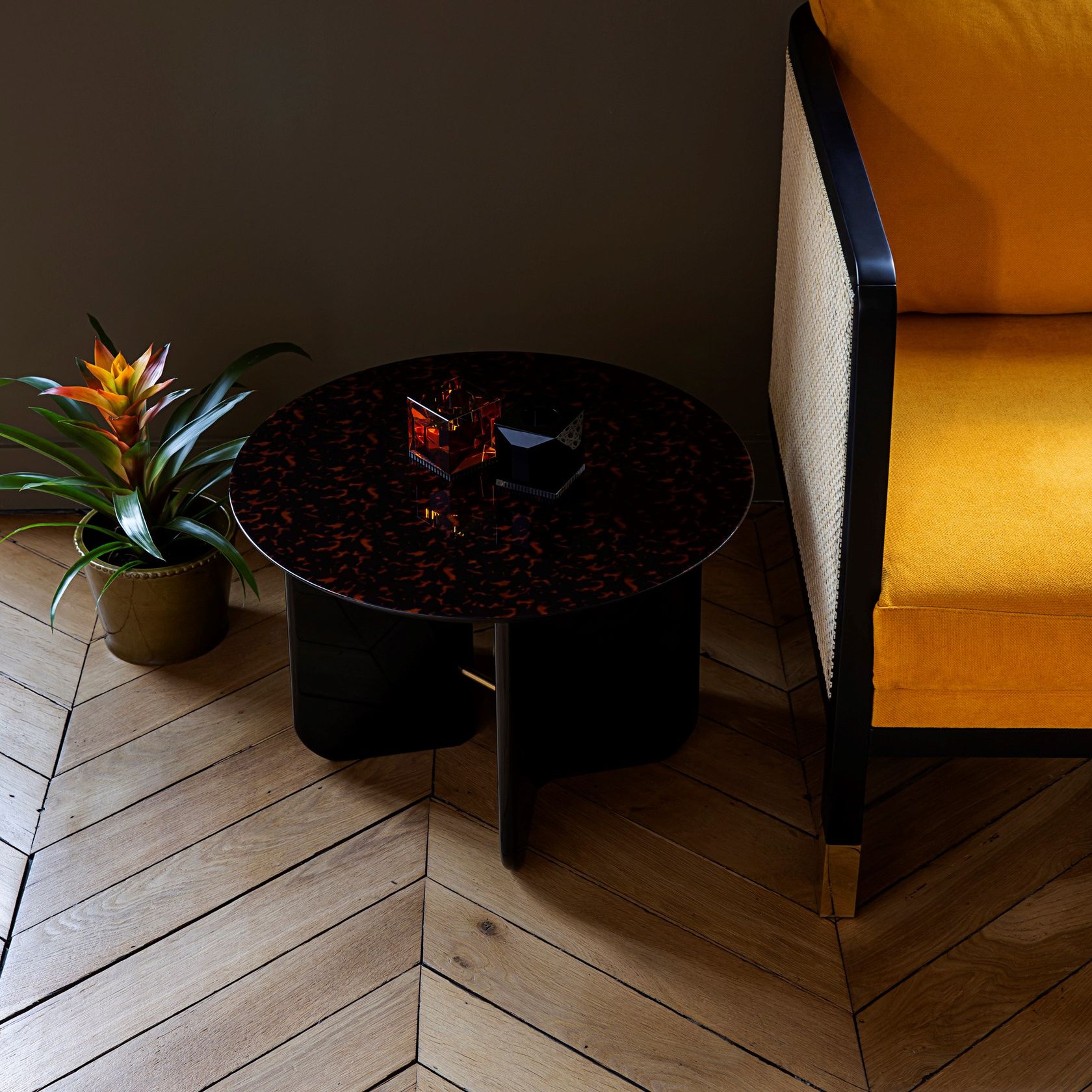 BE GOOD Coffee table By RED EDITION