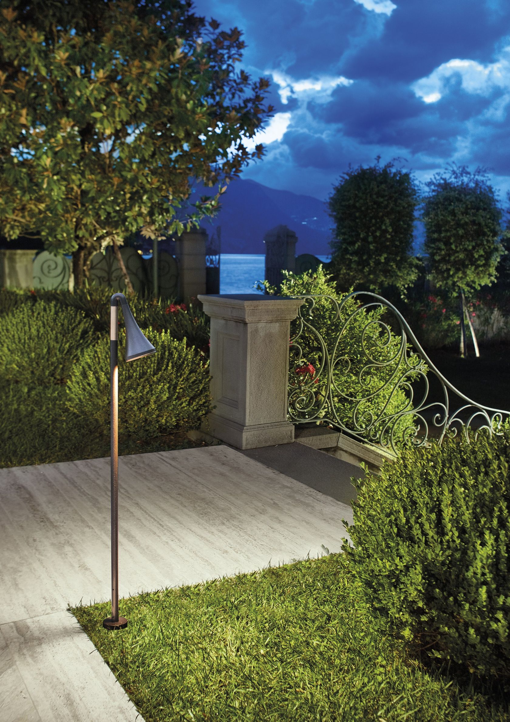 BELL LED die cast aluminium bollard light By SIMES