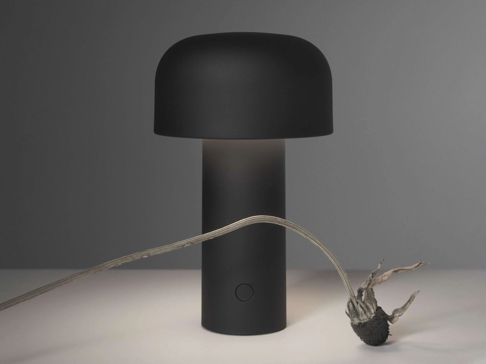 BELLHOP MATT BLACK Table lamp By Flos | design Barber & Osgerby