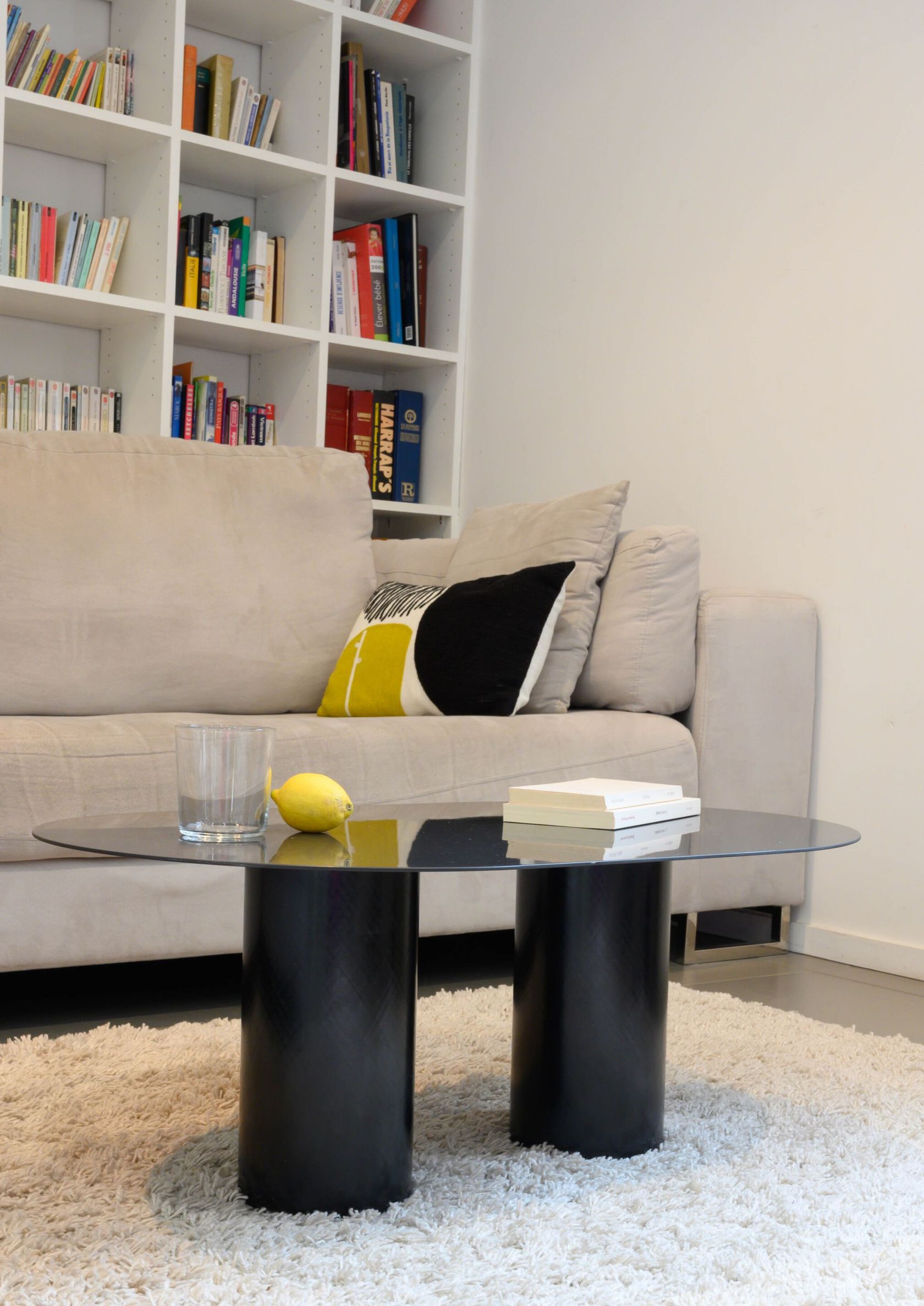 BIJOUX DIAMANT NOIR Table basse ovale en fibre de carbone By BELULL ...
