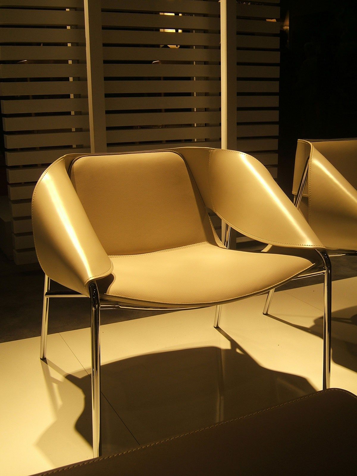 BEND | Leather armchair By Italy Dream Design