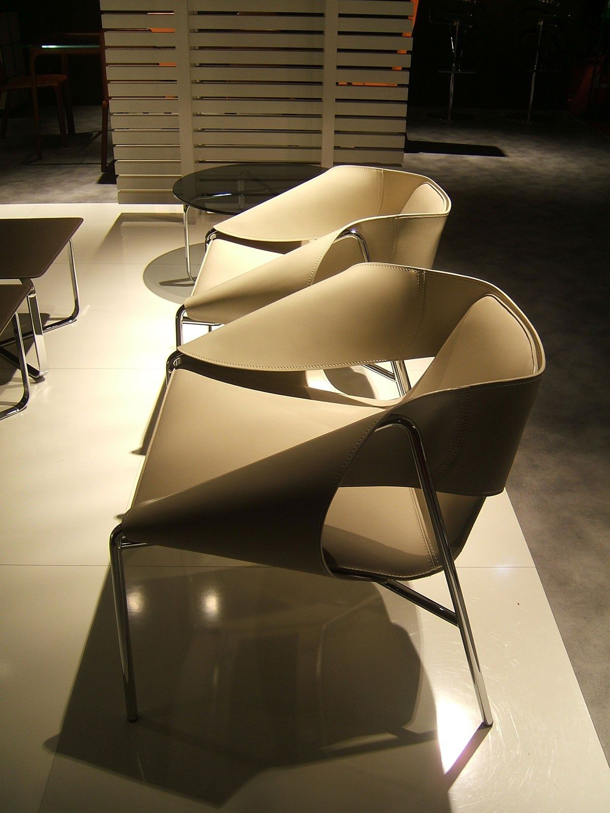 BEND | Leather armchair By Italy Dream Design