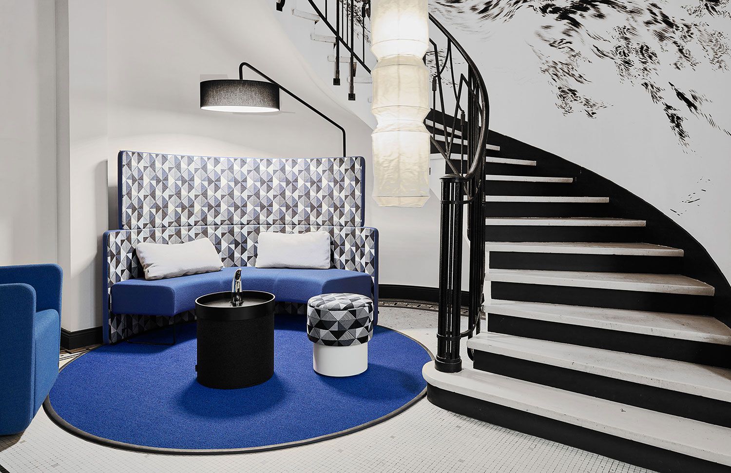 PARCS Toguna Circle Small Panca By BENE | design Pearson Lloyd