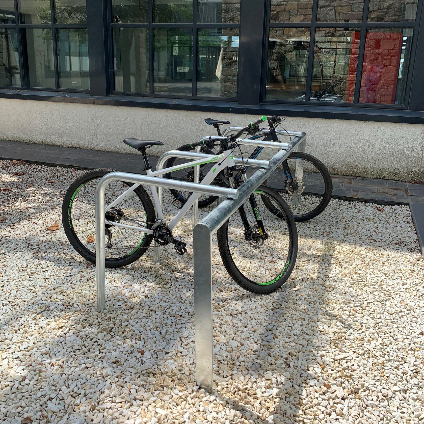 Aparcamiento para bicicletas de acero galvanizado BICILÍNEA U By URBIDERMIS