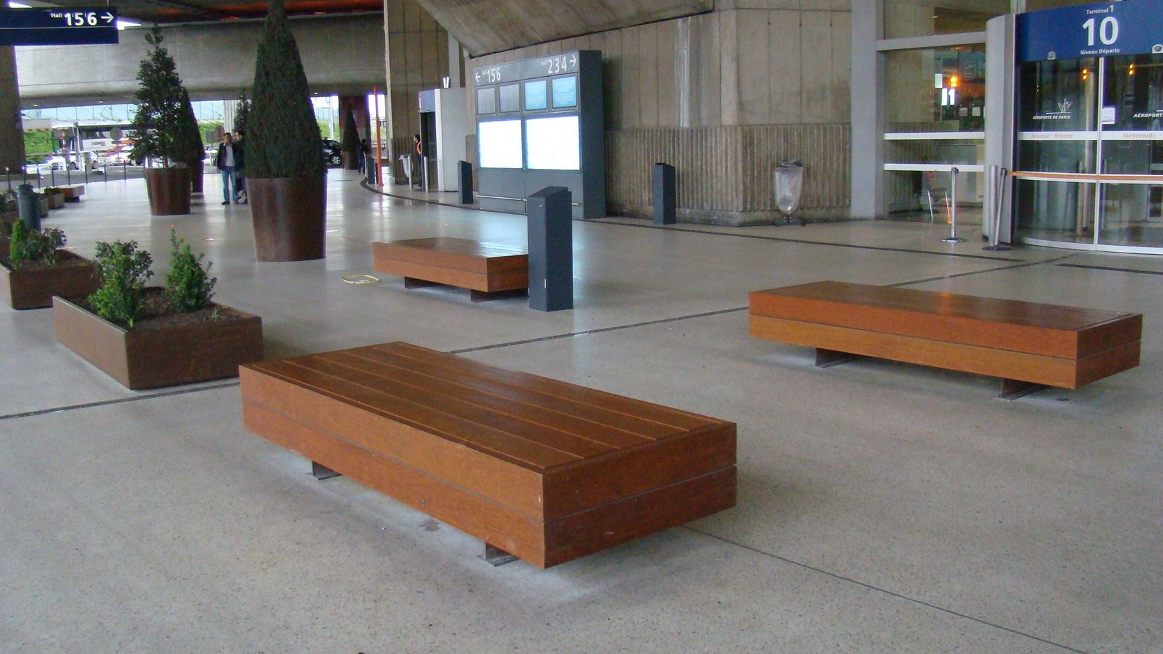 BIG HARRIS Backless wooden bench By Metalco | design Sjit