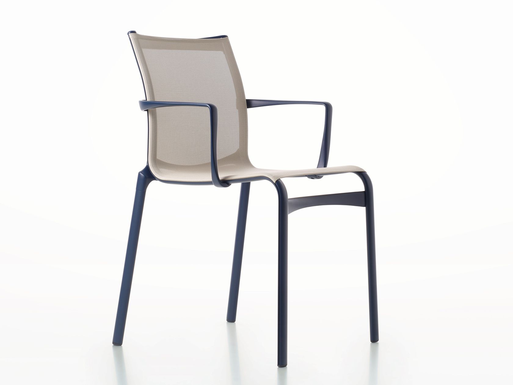 BIGFRAME - 440 Stackable mesh chair with armrests By Alias | design ...