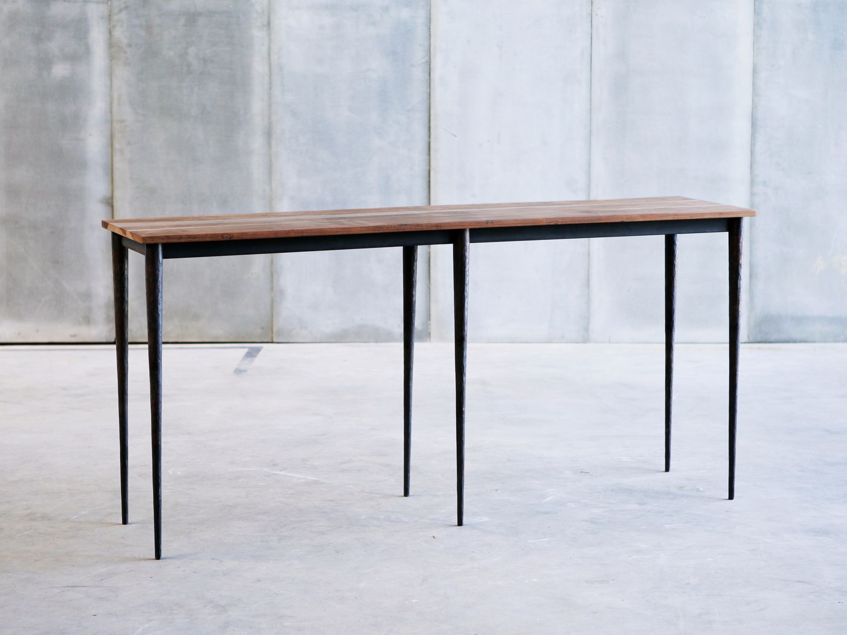 BISBAL MTM Console table By Heerenhuis