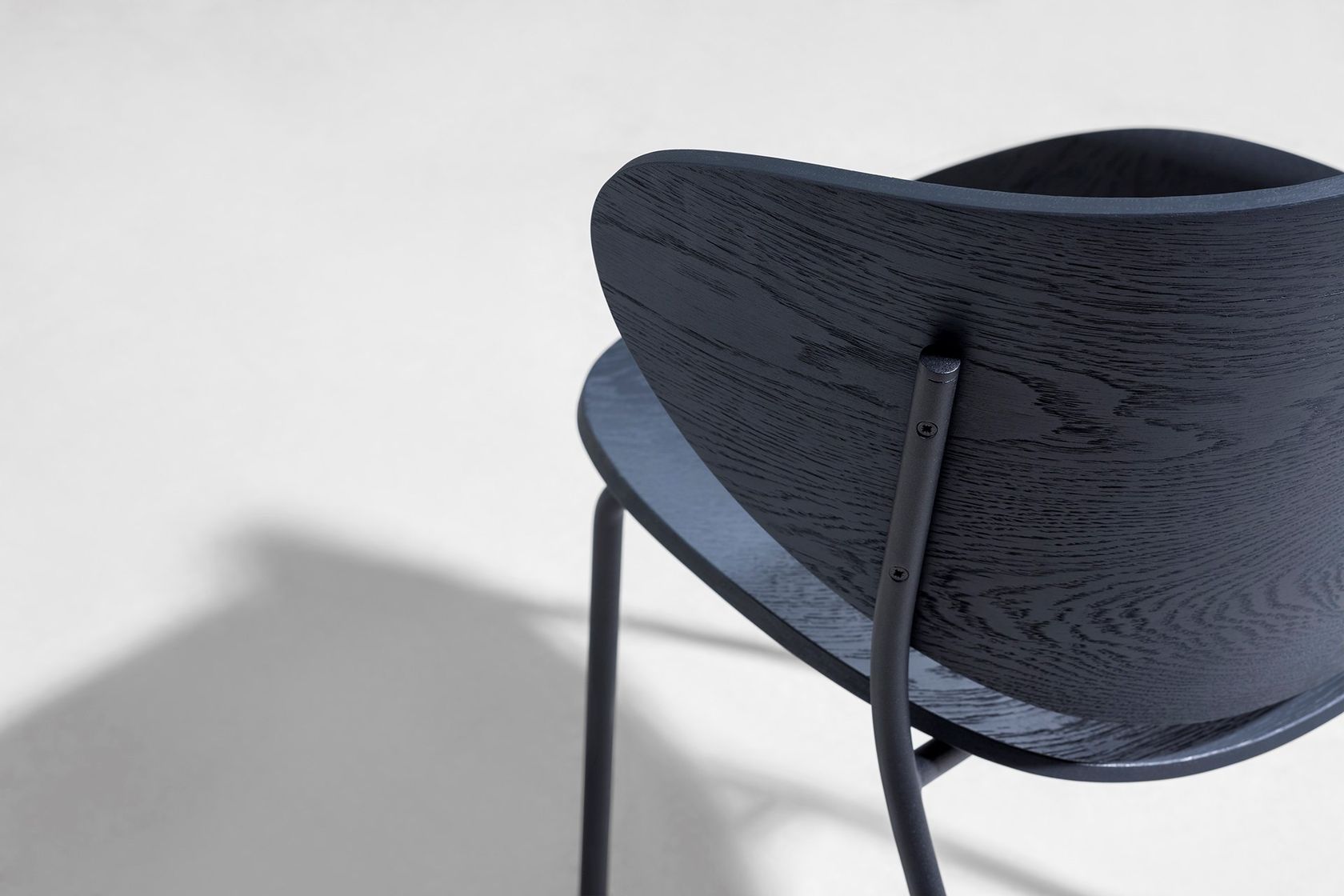 BOLTA Stackable chair By Nunc | design Regular Company