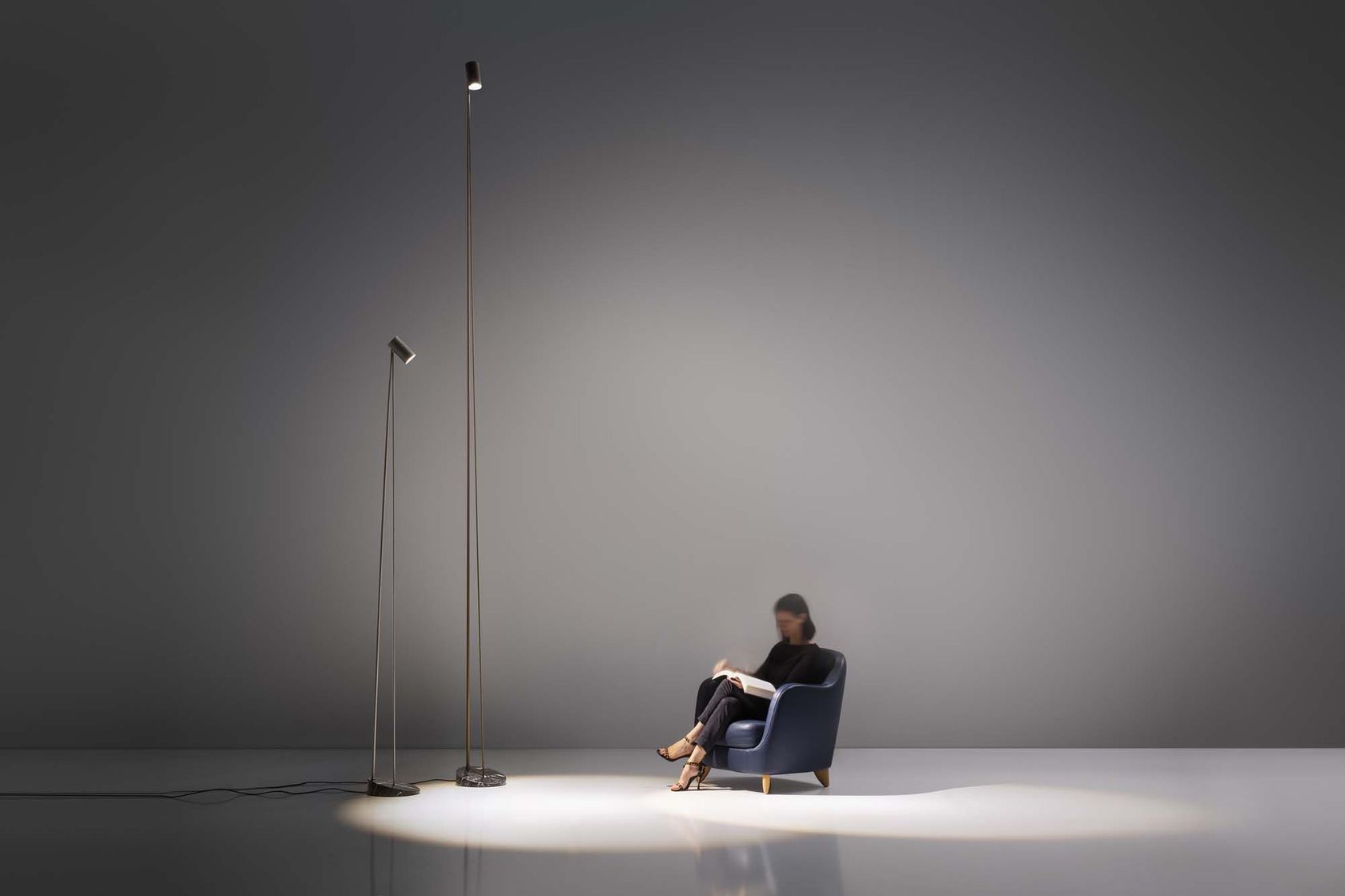 BOOM LED adjustable carbon floor lamp By Olev | design Marc Sadler