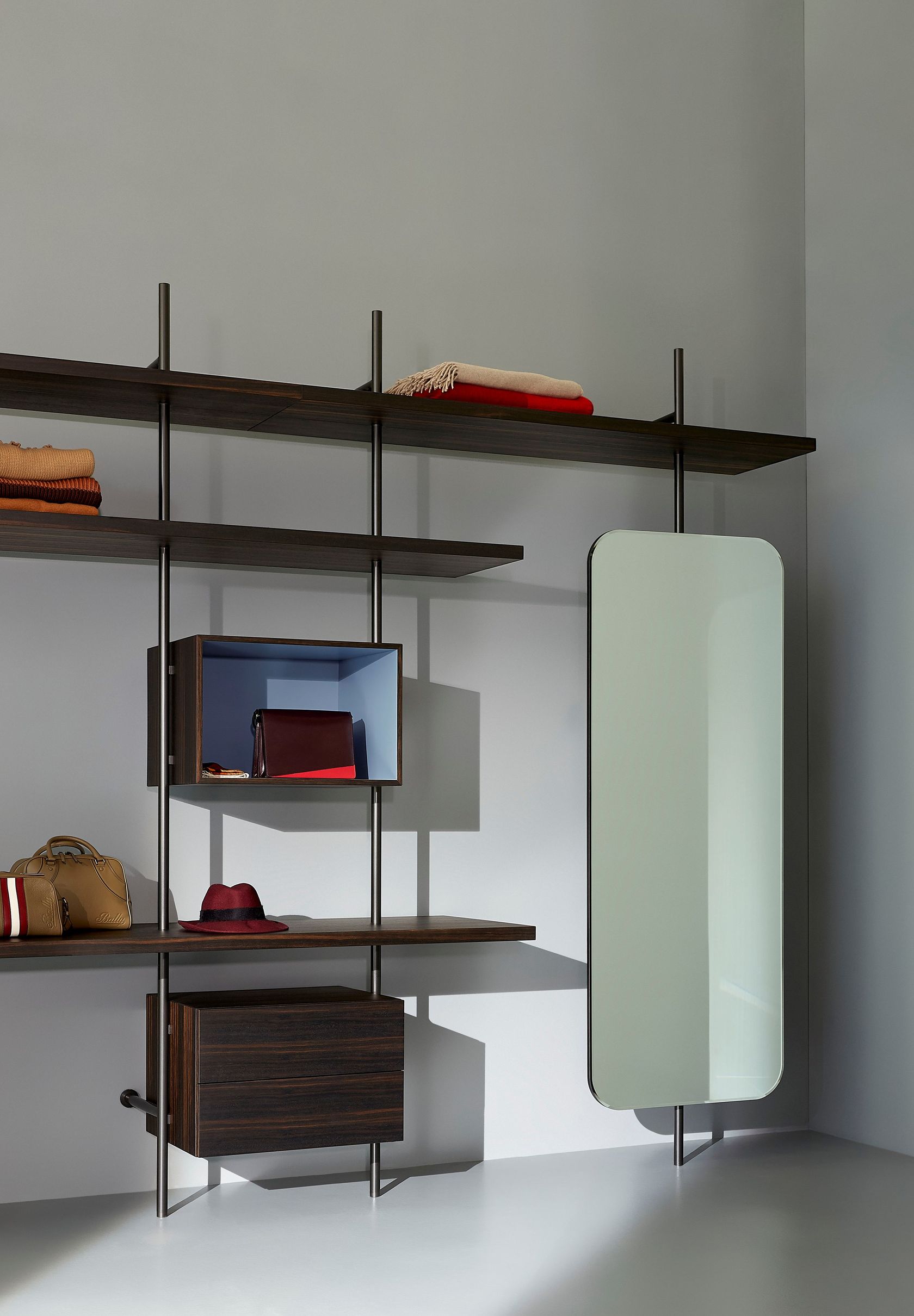 BOUTIQUE MAST By Porro design Piero Lissoni