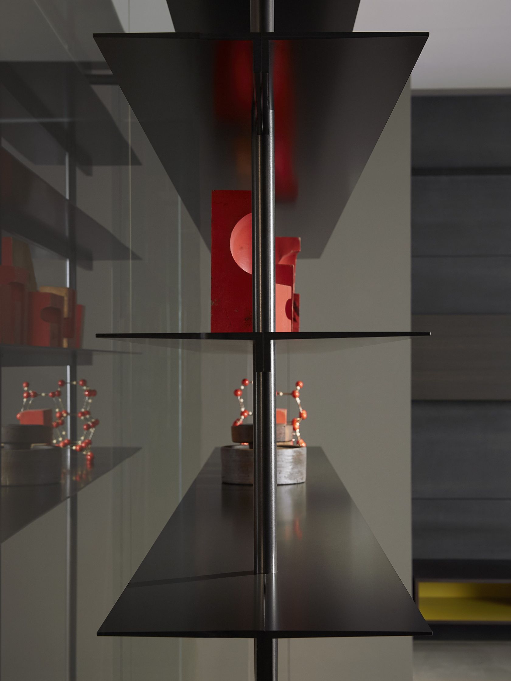 BOUTIQUE MAST By Porro design Piero Lissoni