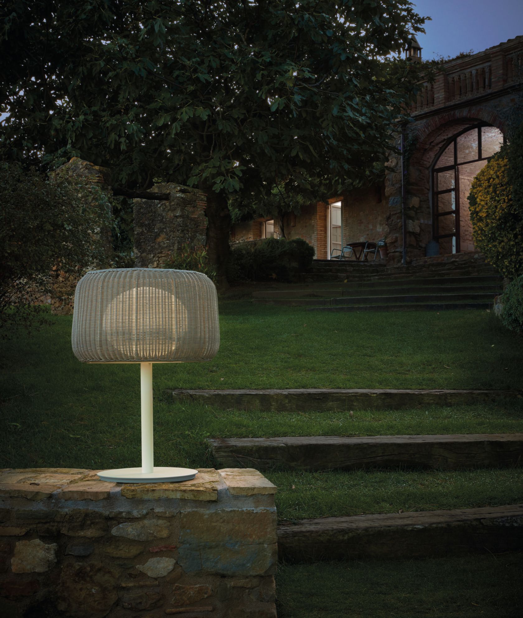 FORA M Lampe de table de fibres synthétiques By Bover | design Gonzalo Milà, Alex Fernández Camps