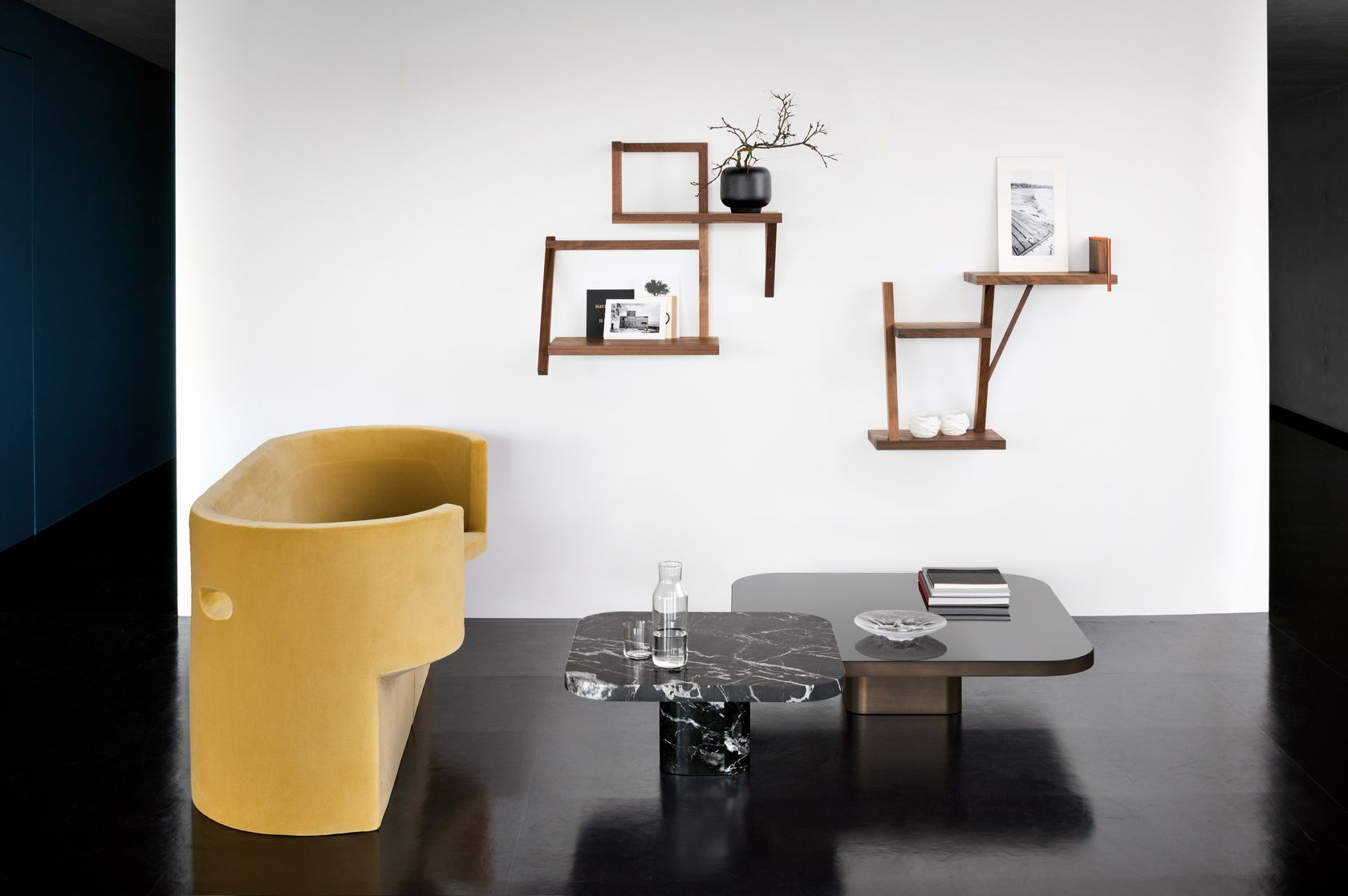 BOW COFFEE TABLE NO. 2 Table basse carrée en laiton By ClassiCon ...