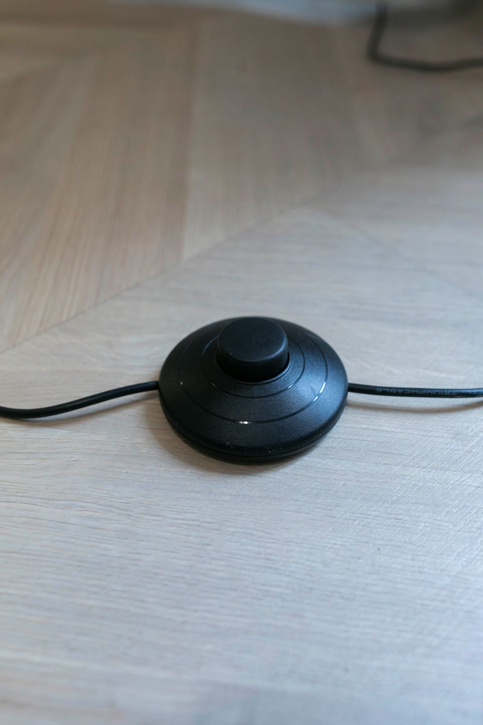 BOW LED adjustable floor lamp with dimmer By Nexia | design Nahtrang