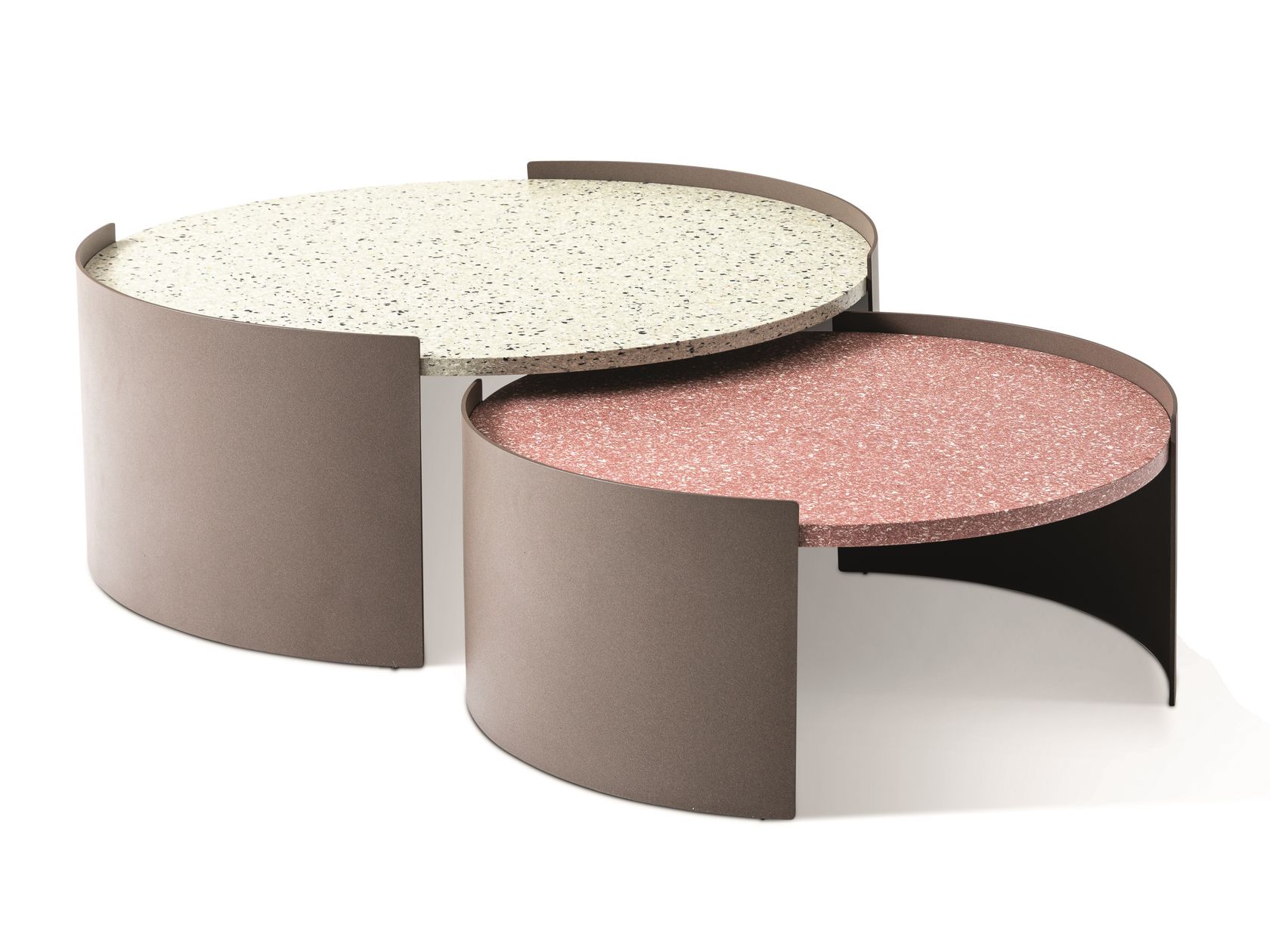 BOWY OUTDOOR Round plate garden side table By Cassina