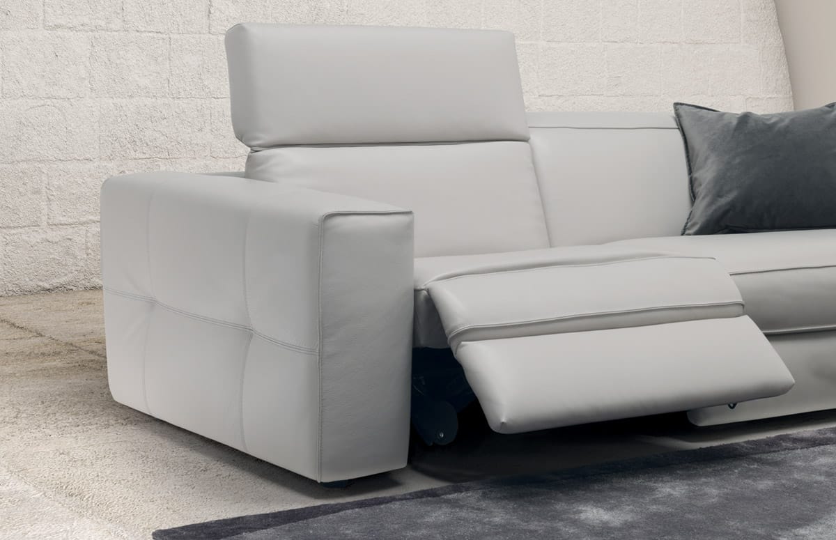 BRIO Recliner leather sofa with electric motion By Natuzzi Italia