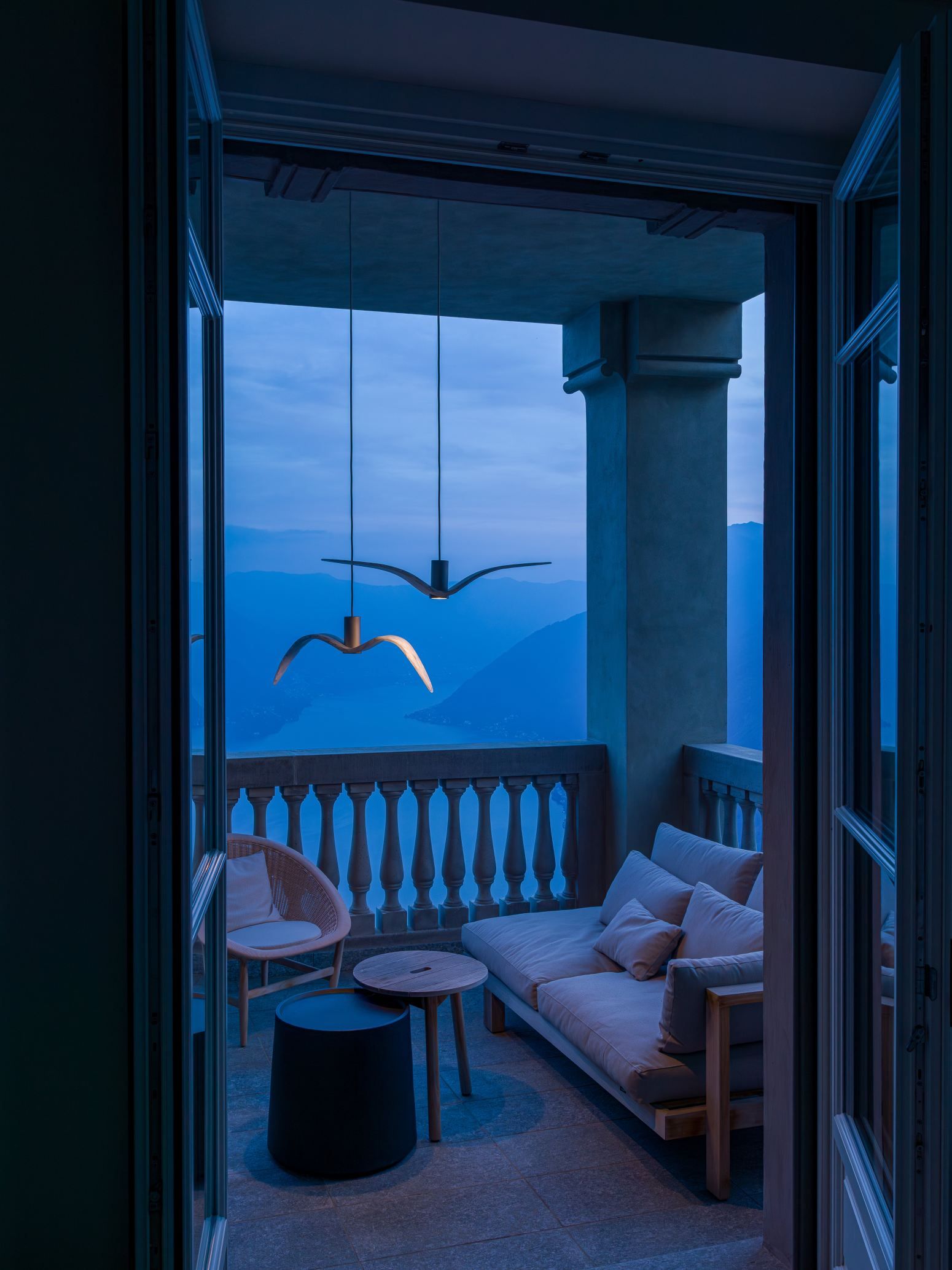 NIGHT BIRDS EXTERIOR Outdoor pendant lamp By BROKIS