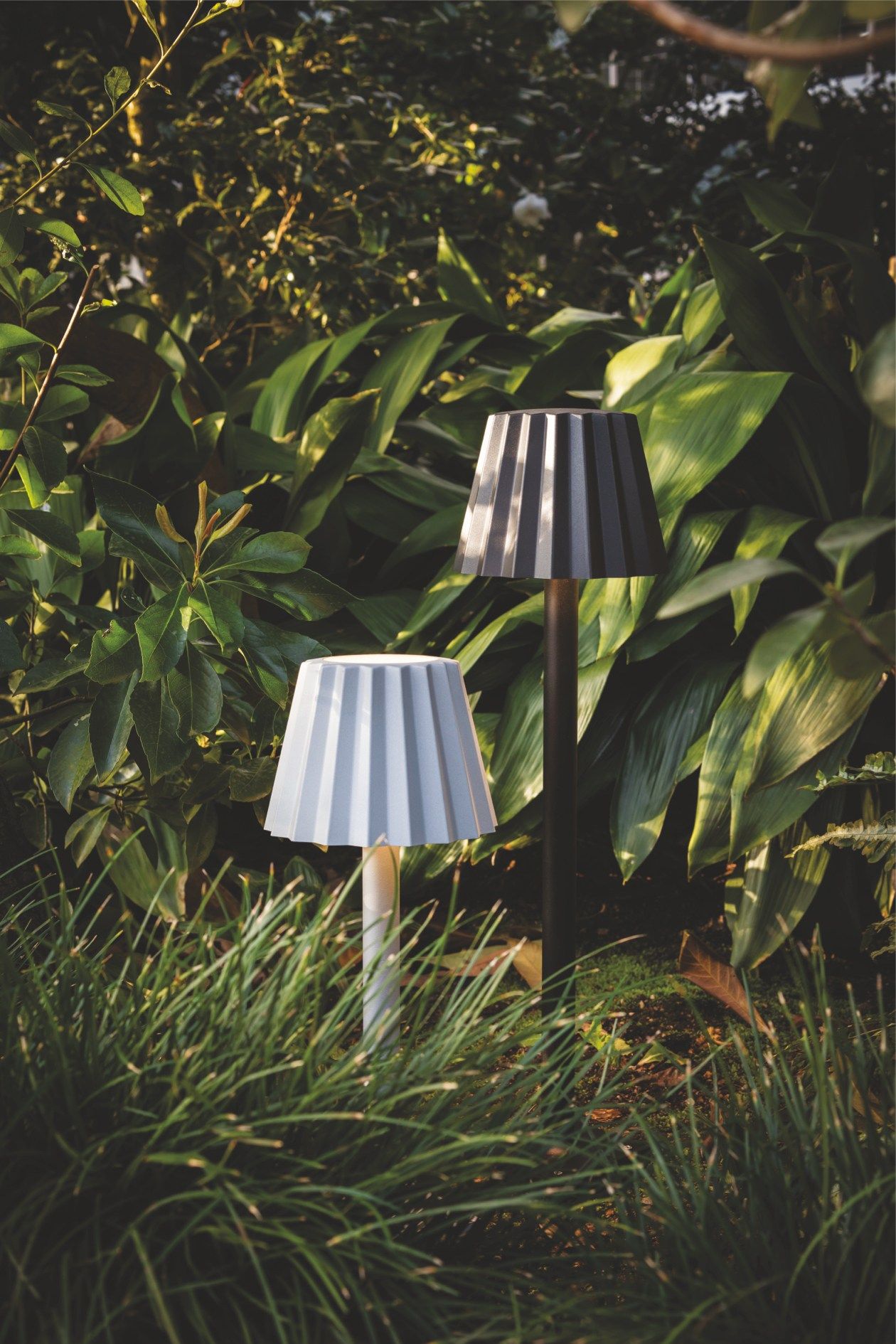 LED aluminium Floor lamp BUTLER P By Delta Light design Arik Levy