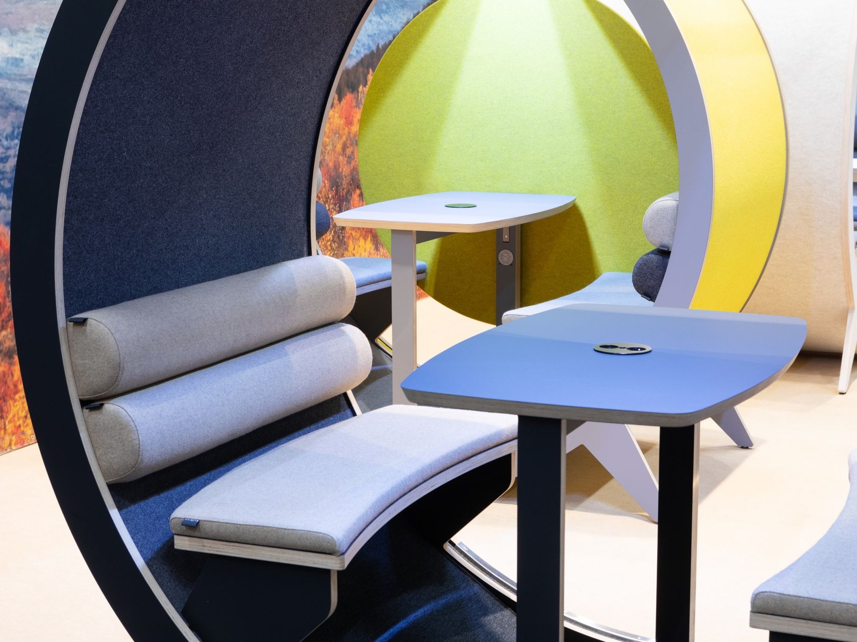 BlockO FOUR Office booth By BlockO.design