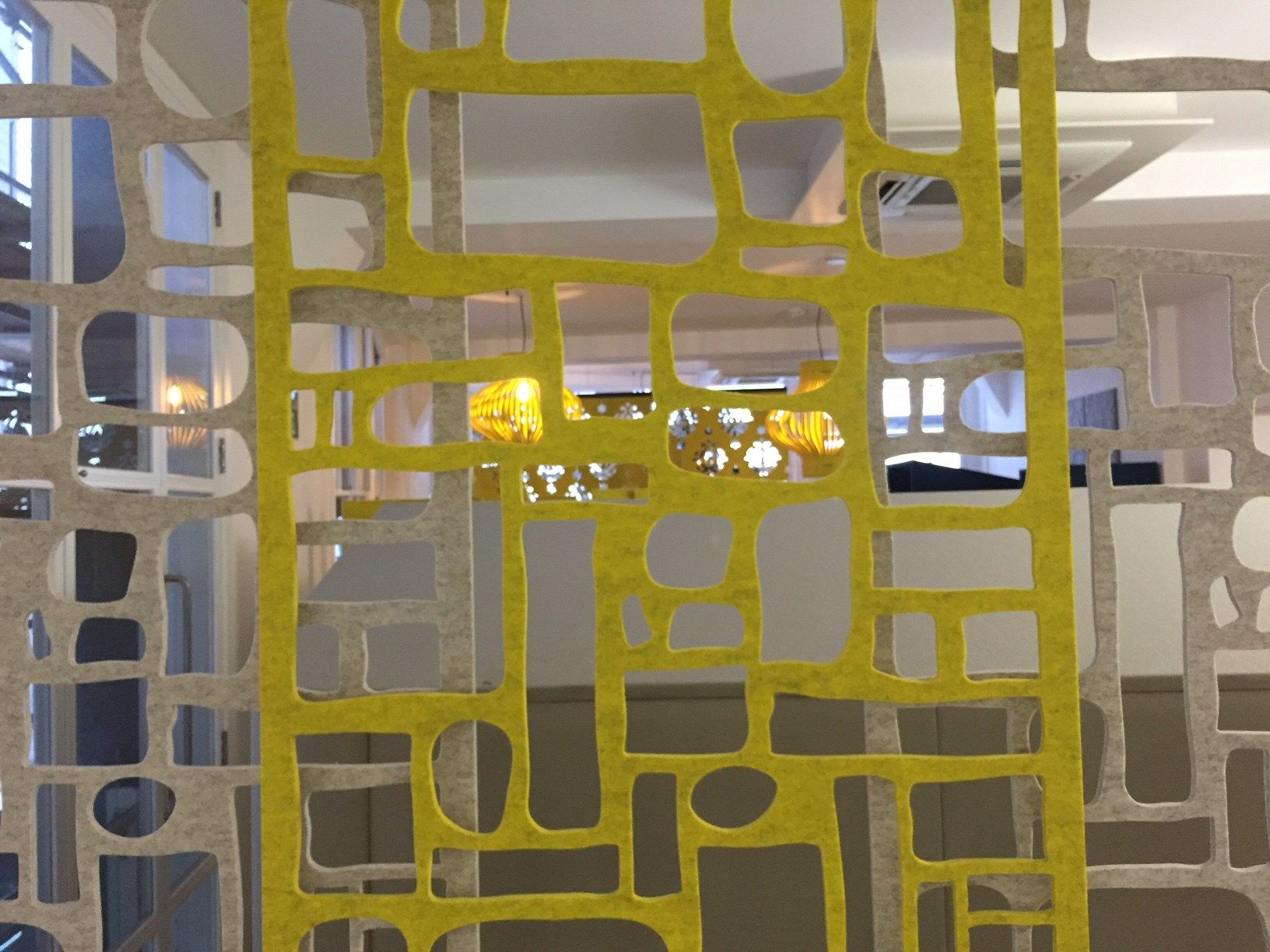 BuzziFalls Hanging felt room divider By BuzziSpace | design Sas Adriaenssens