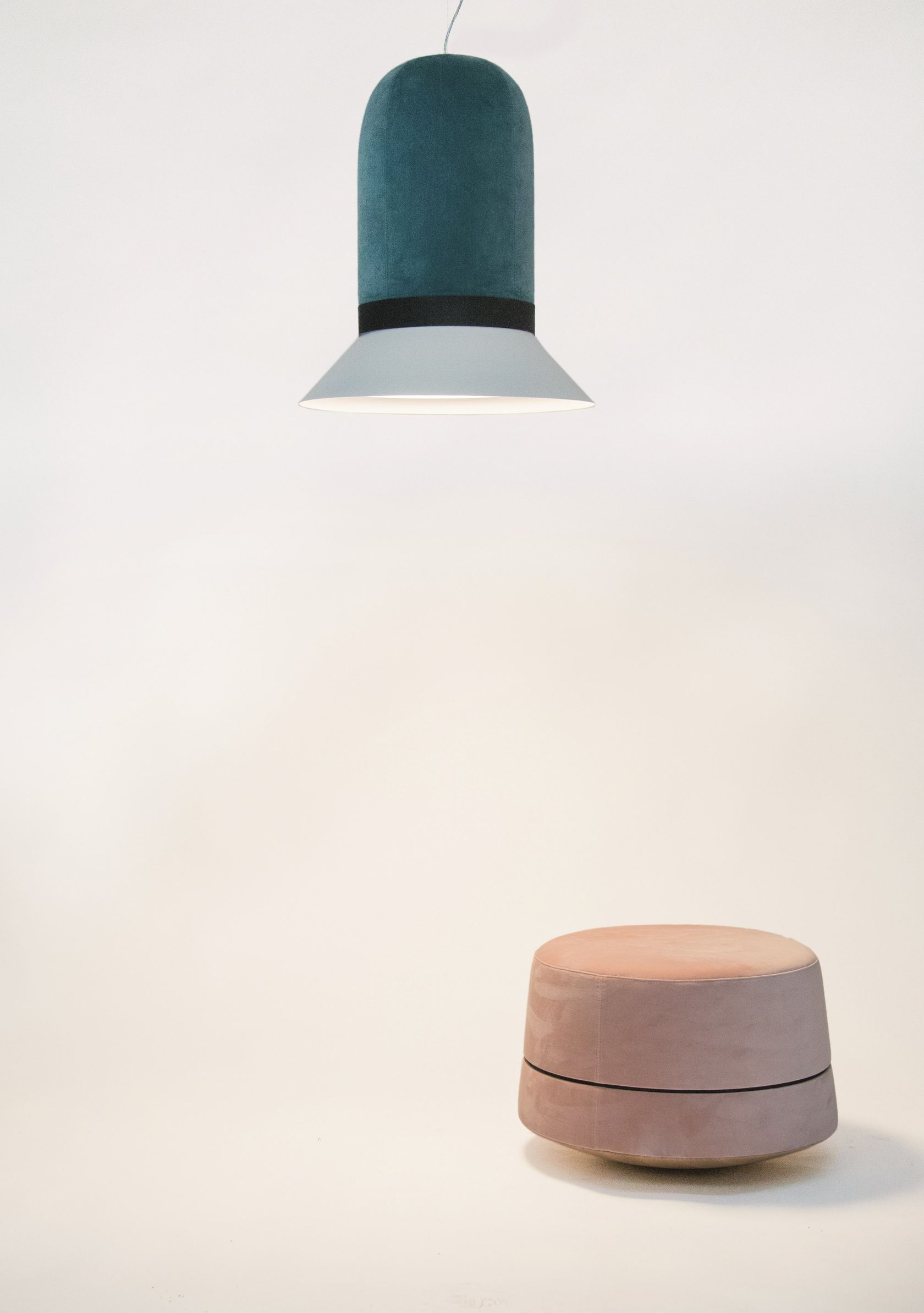 BuzziHat Suspension LED en tissu pour éclairage direct By BuzziSpace ...