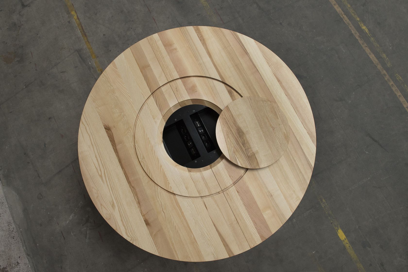 Round wooden meeting table BuzziPicNic Round BuzziPicNic Collection By ...