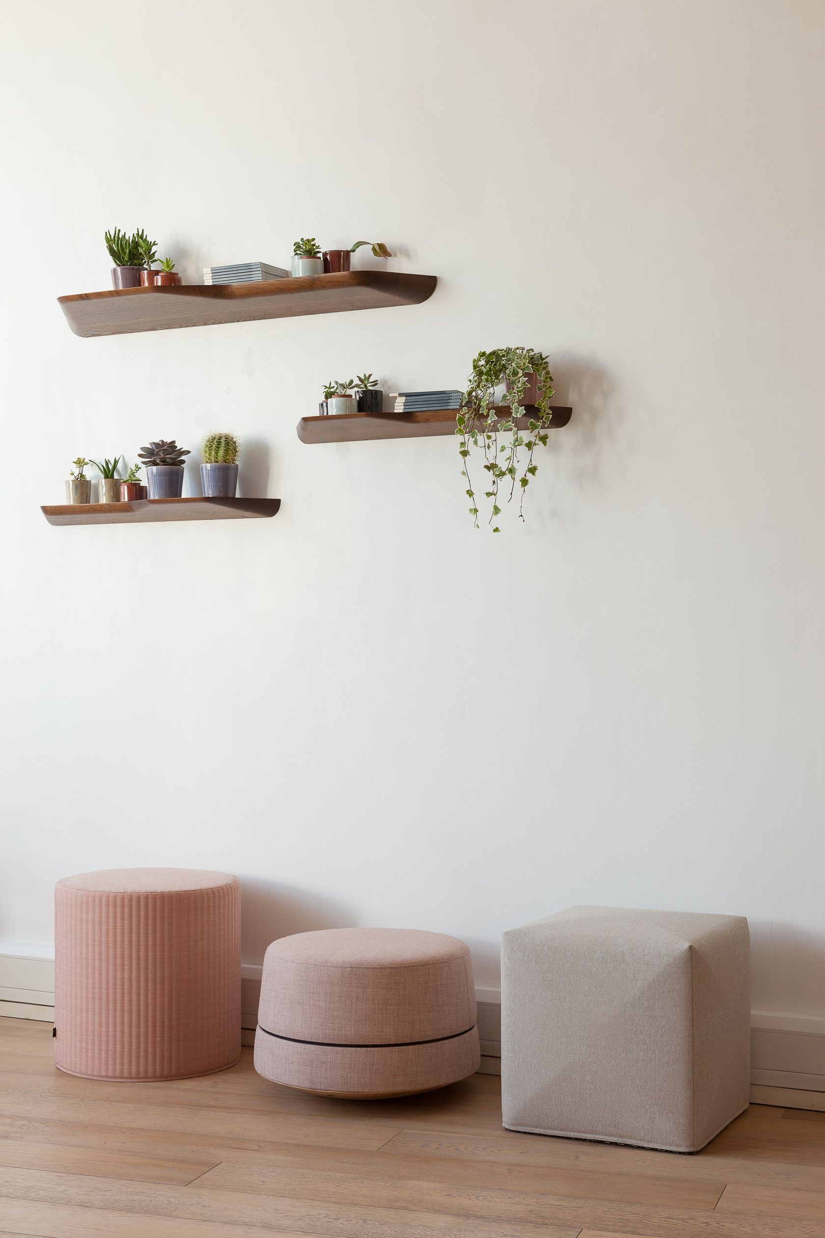 Wooden wall shelf BuzziPlank By BuzziSpace design Gerd Couckhuyt