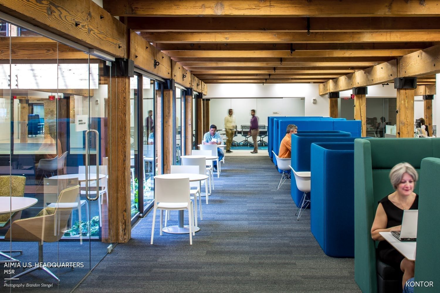 BuzziVille Sound absorbing felt office screen By BuzziSpace